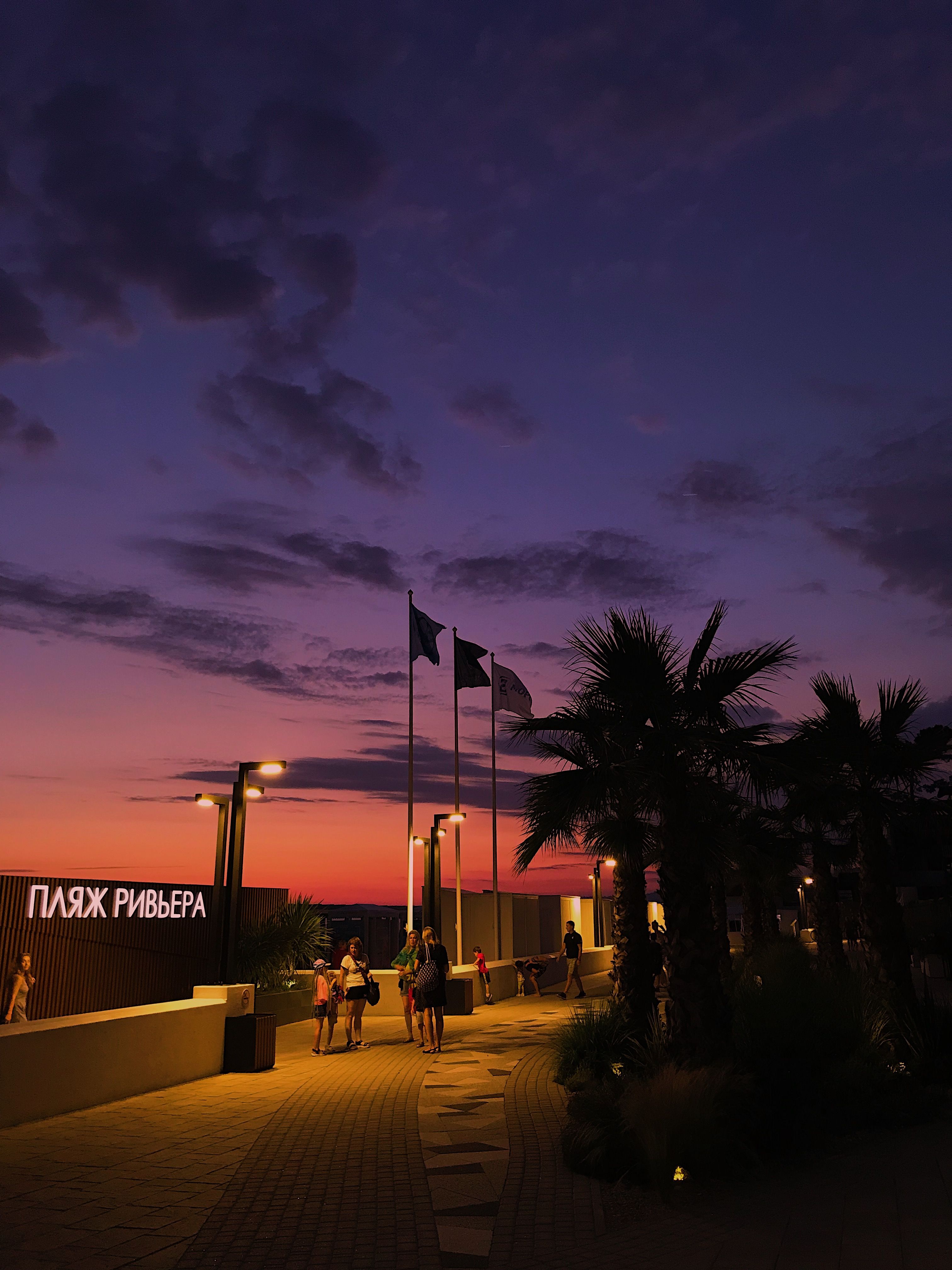 Promenade in Seaside at Dusk · Free Stock Photo