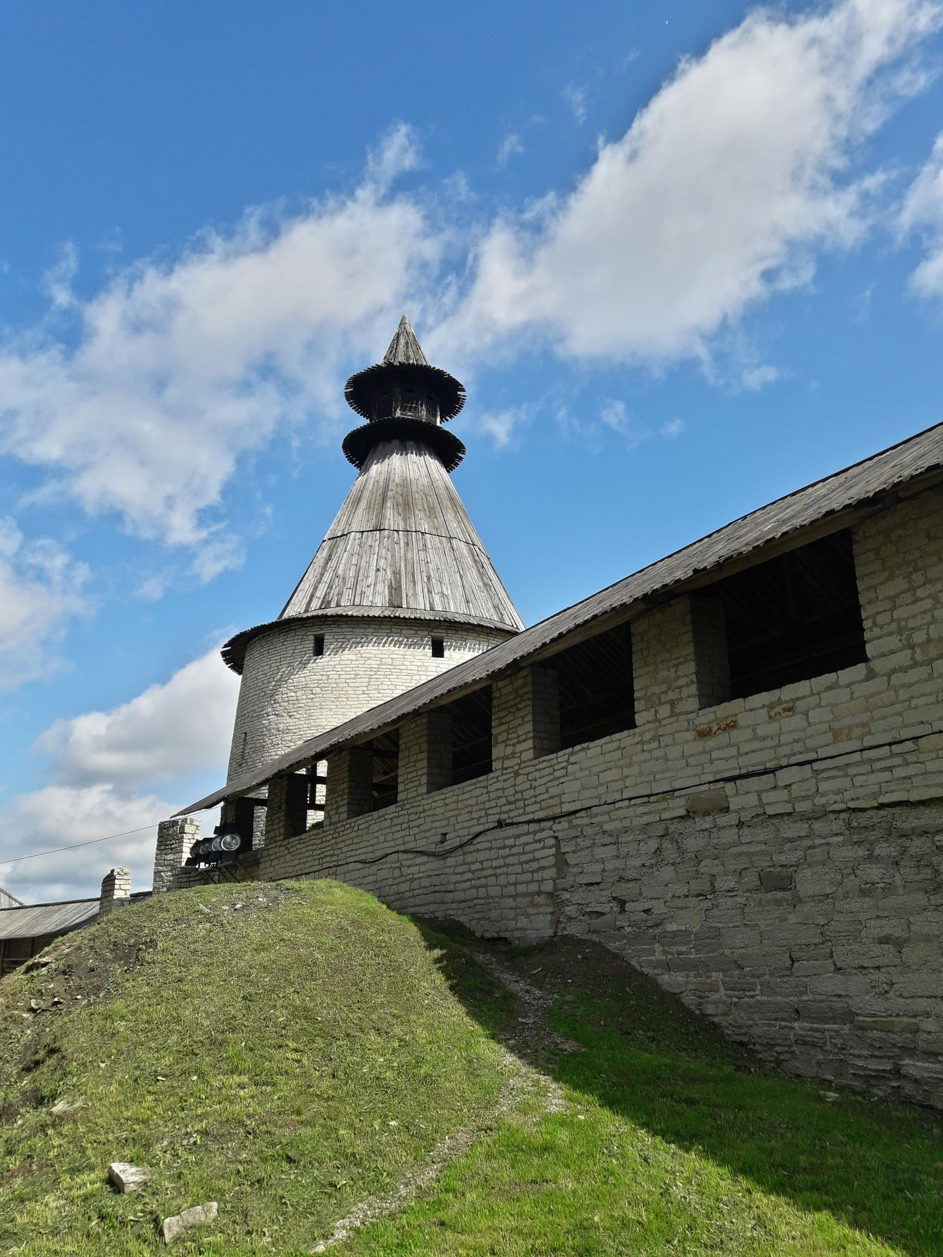 White Brick Building · Free Stock Photo