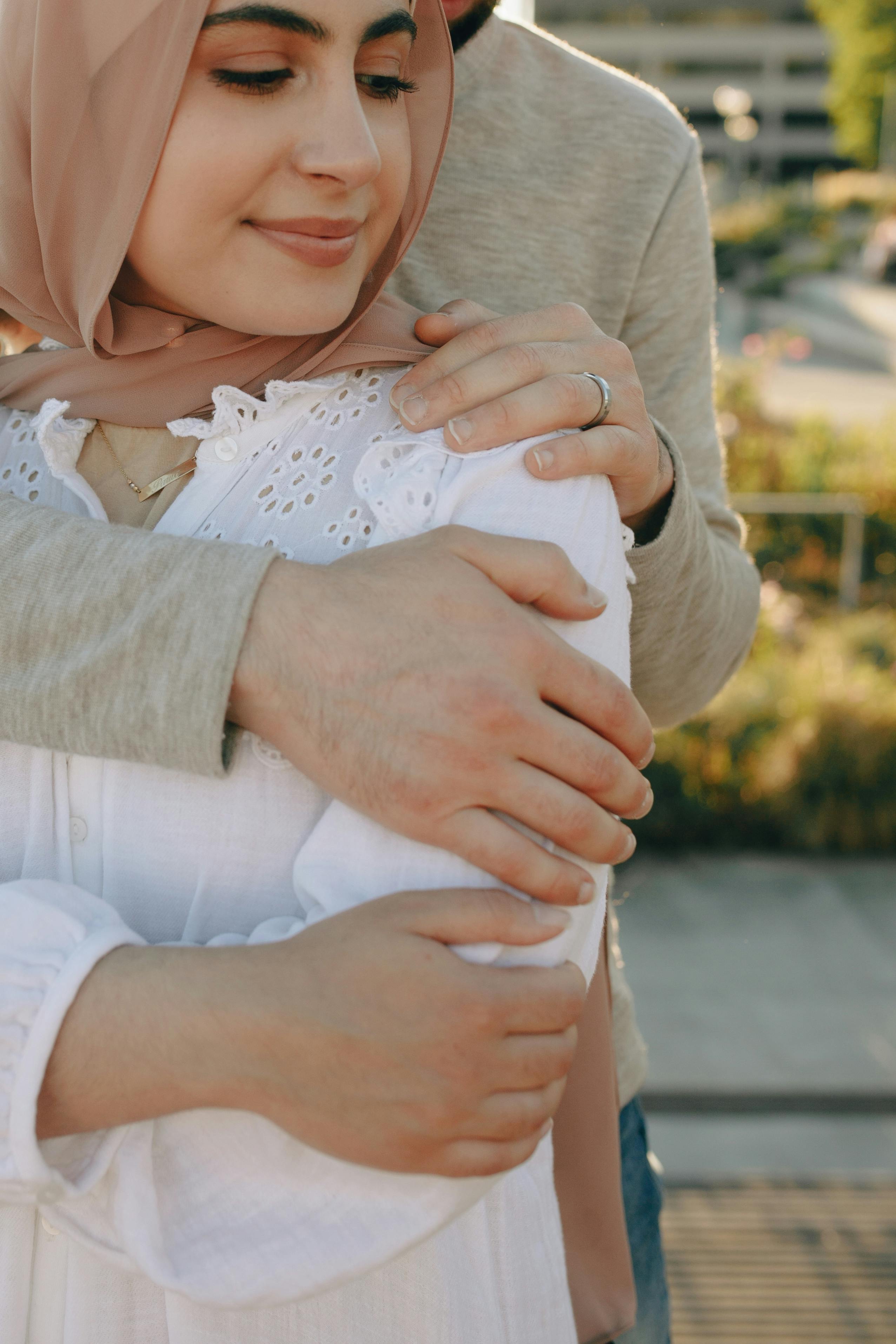9,000+ Best Hug Photos · 100% Free Download · Pexels Stock Photos