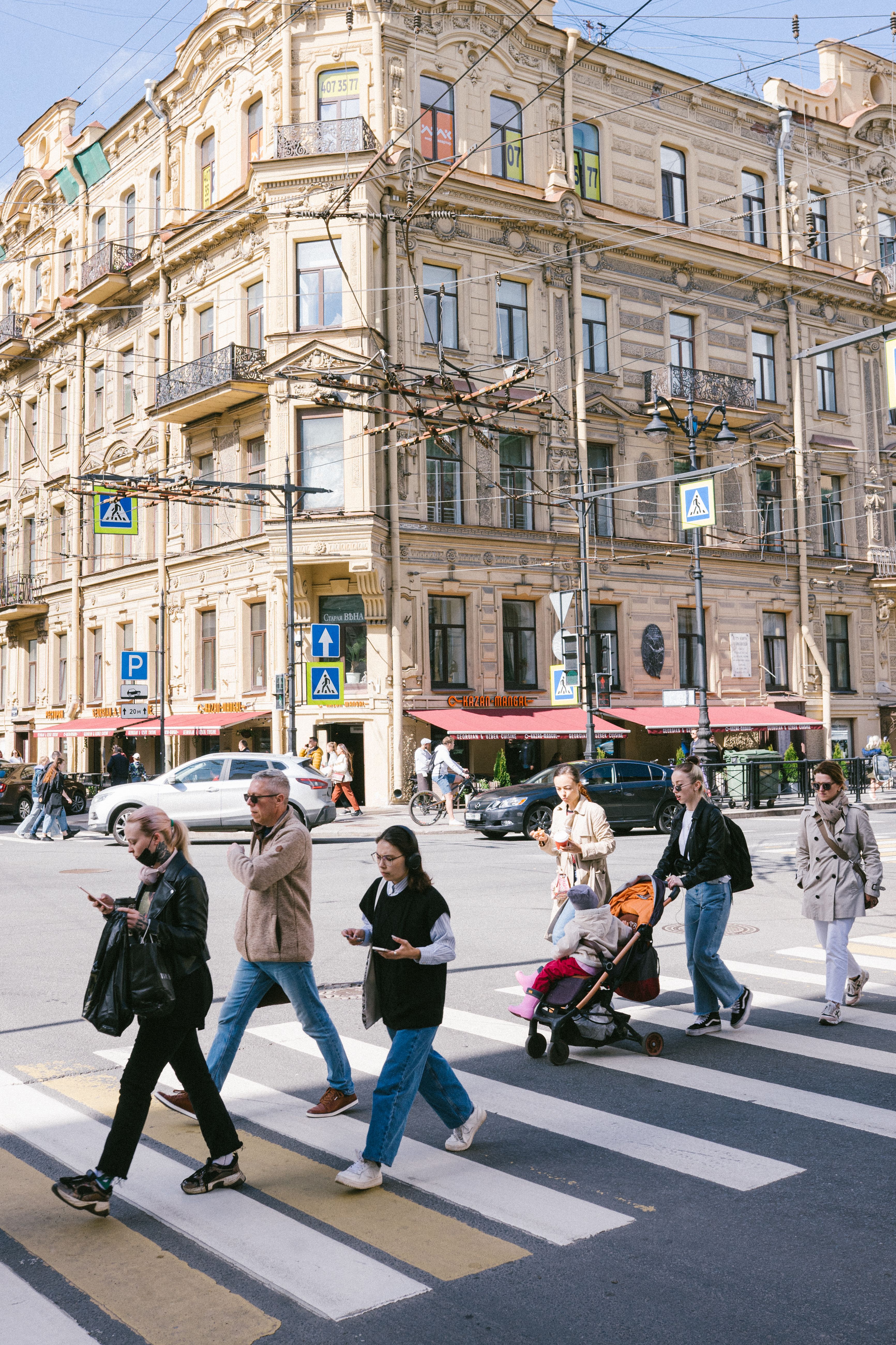 People Walking on Street · Free Stock Photo