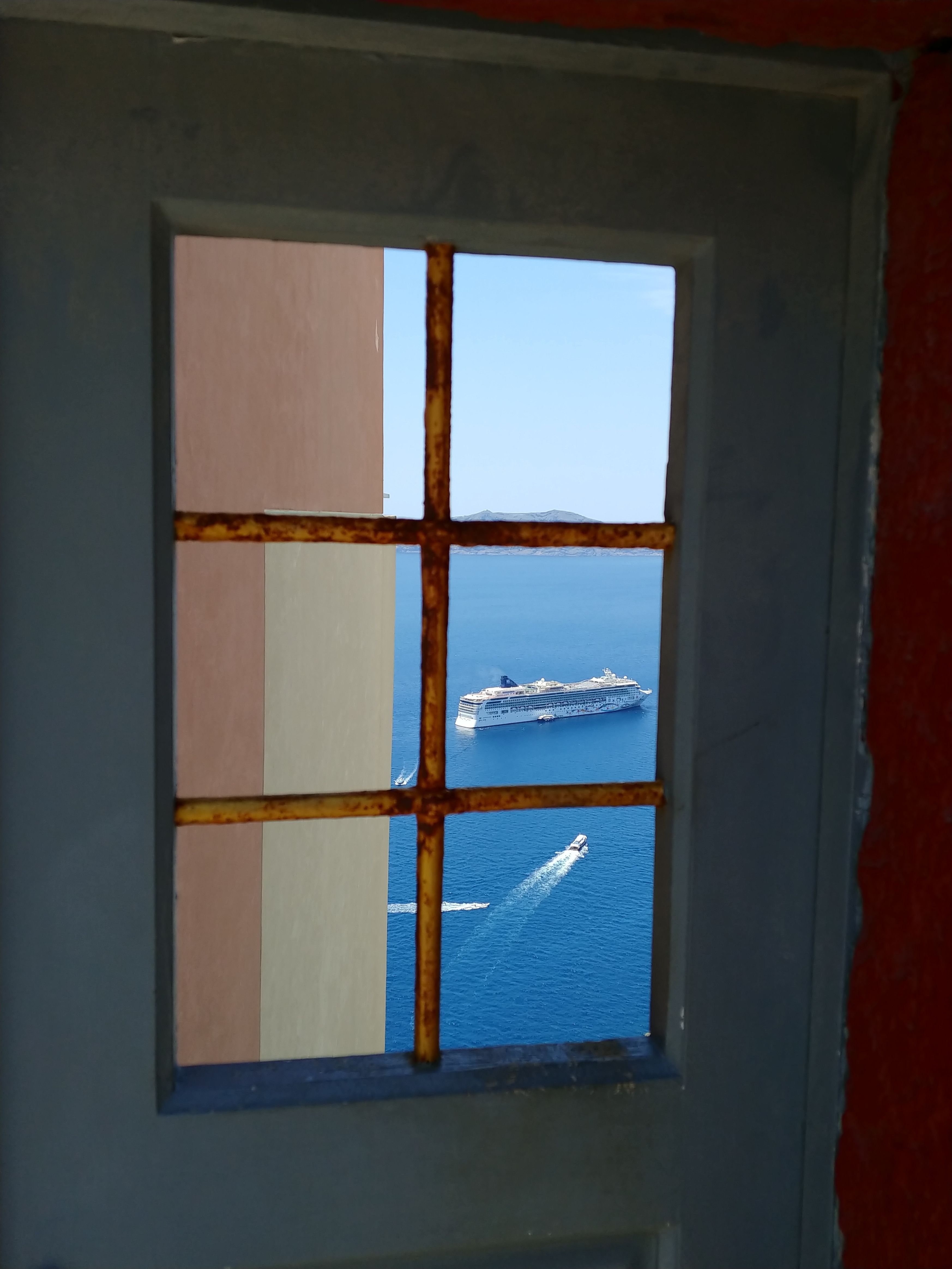 Cruise Ship Outside the Window · Free Stock Photo