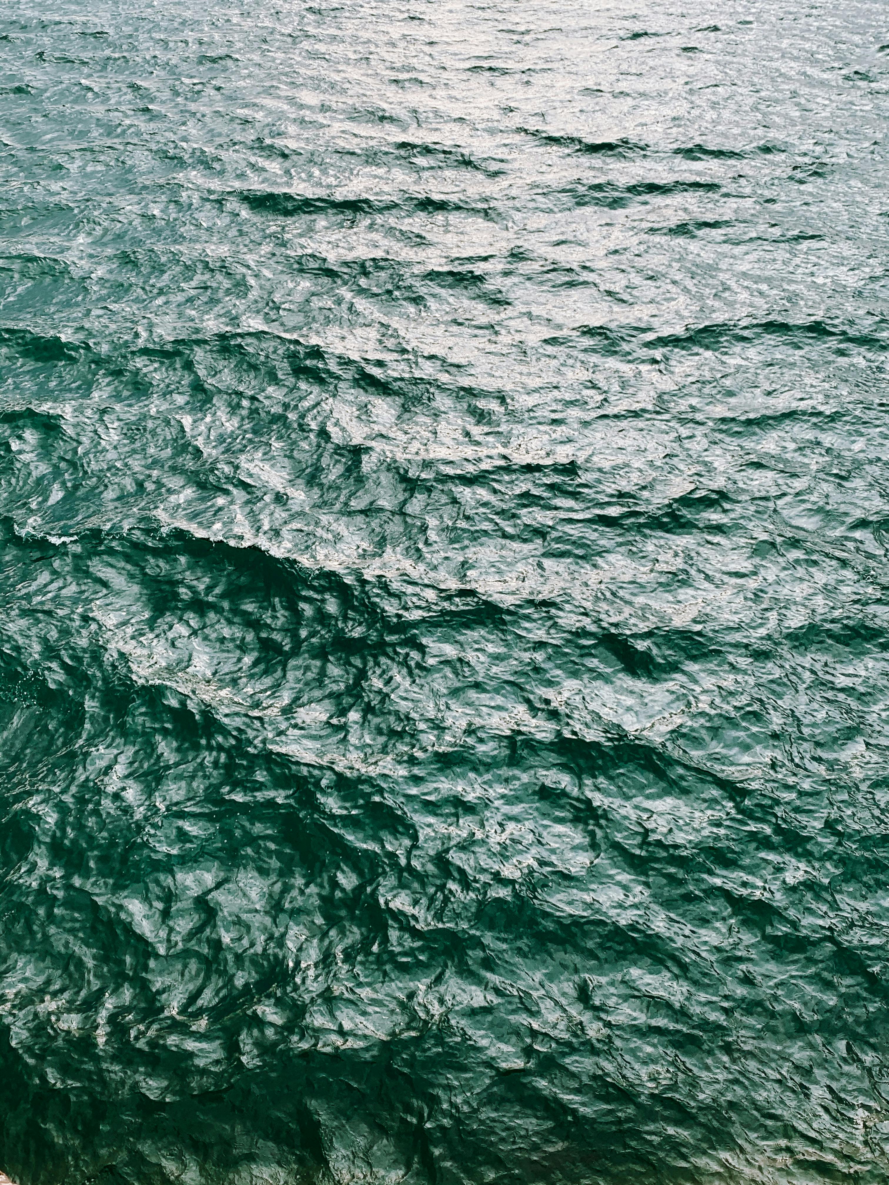 Close-Up Shot of the Ocean · Free Stock Photo