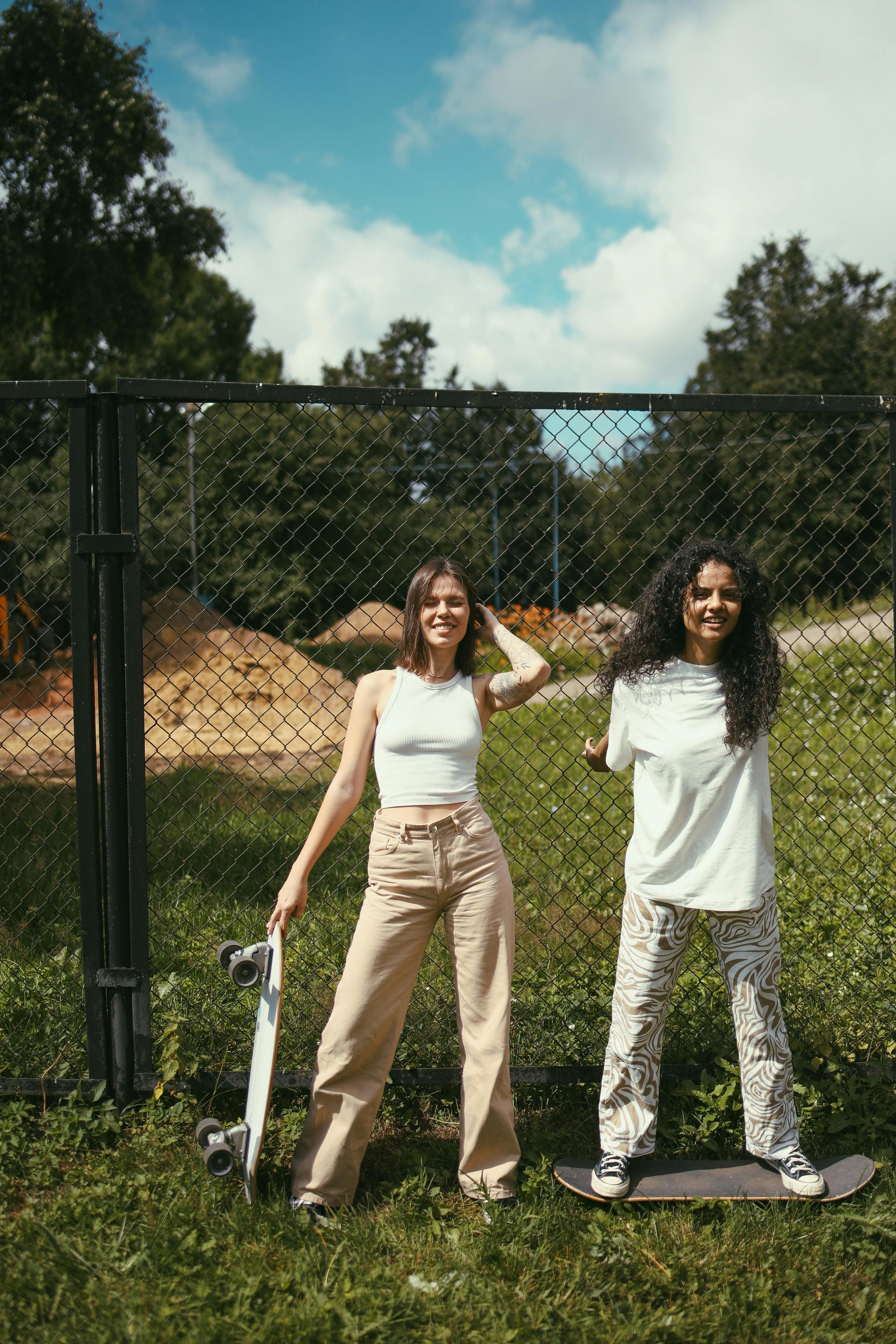 Friends Hanging Out Together · Free Stock Photo