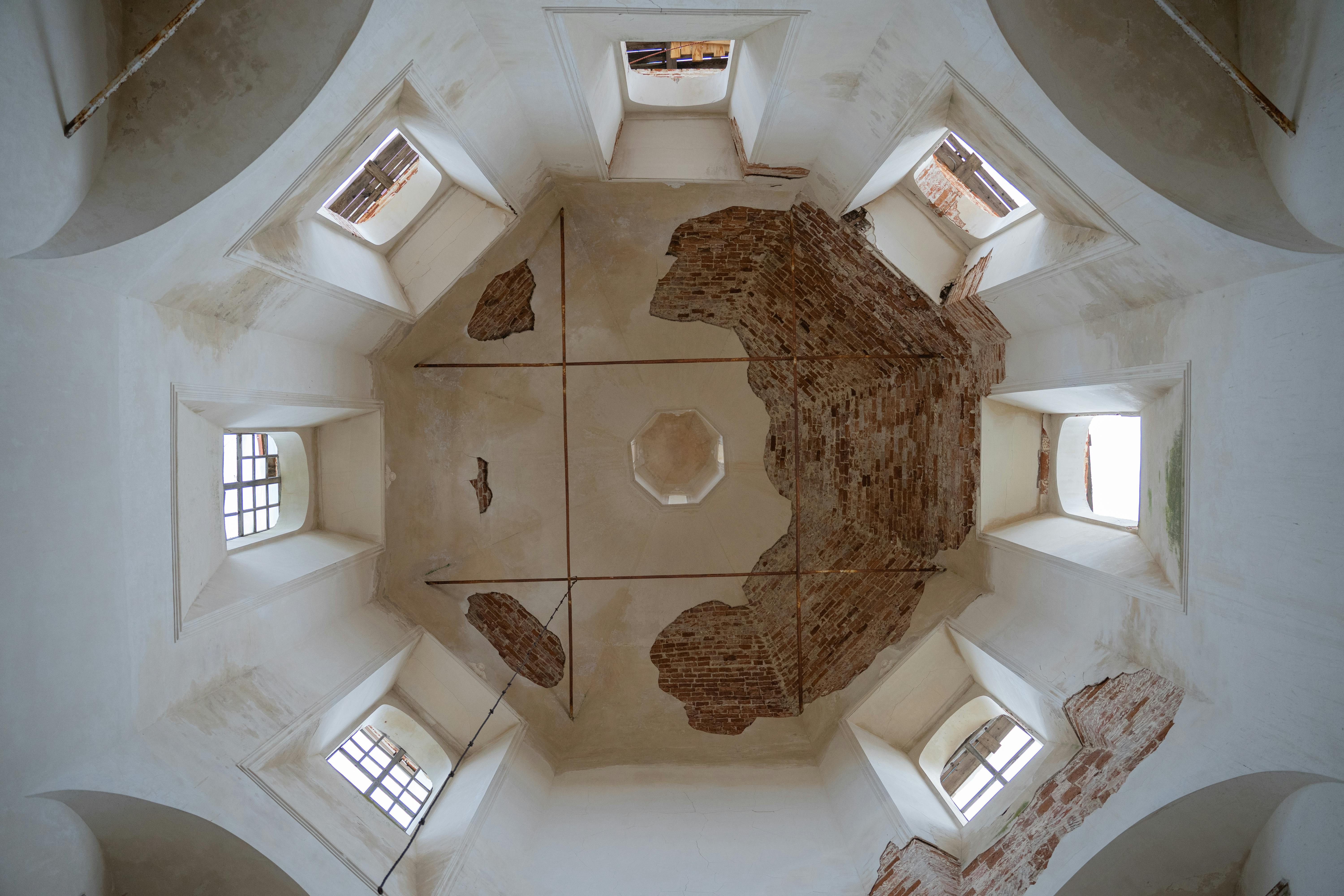 Low Angle Shot of an Interior of a Church · Free Stock Photo