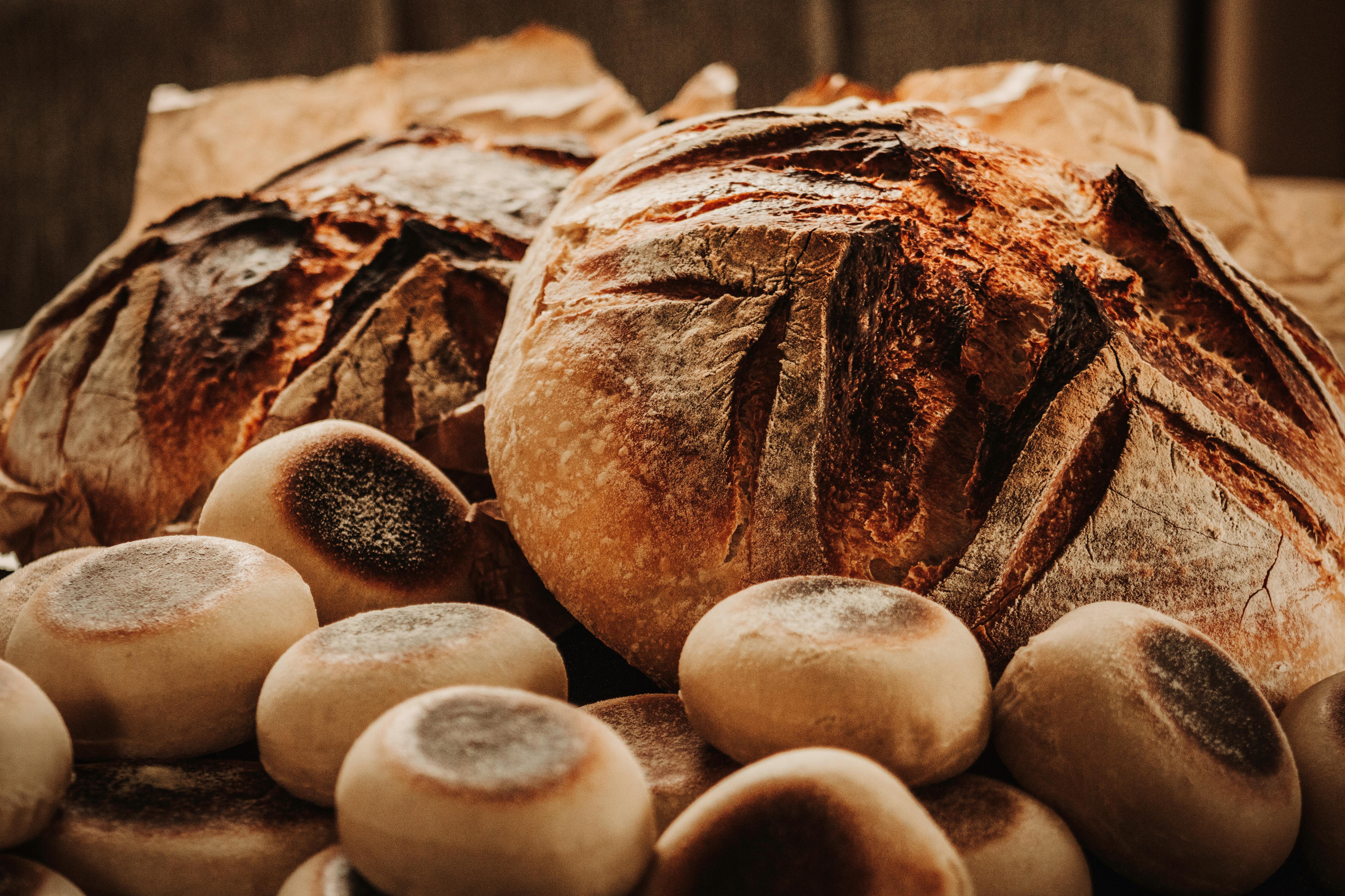 Brown Round Baked Bread · Free Stock Photo