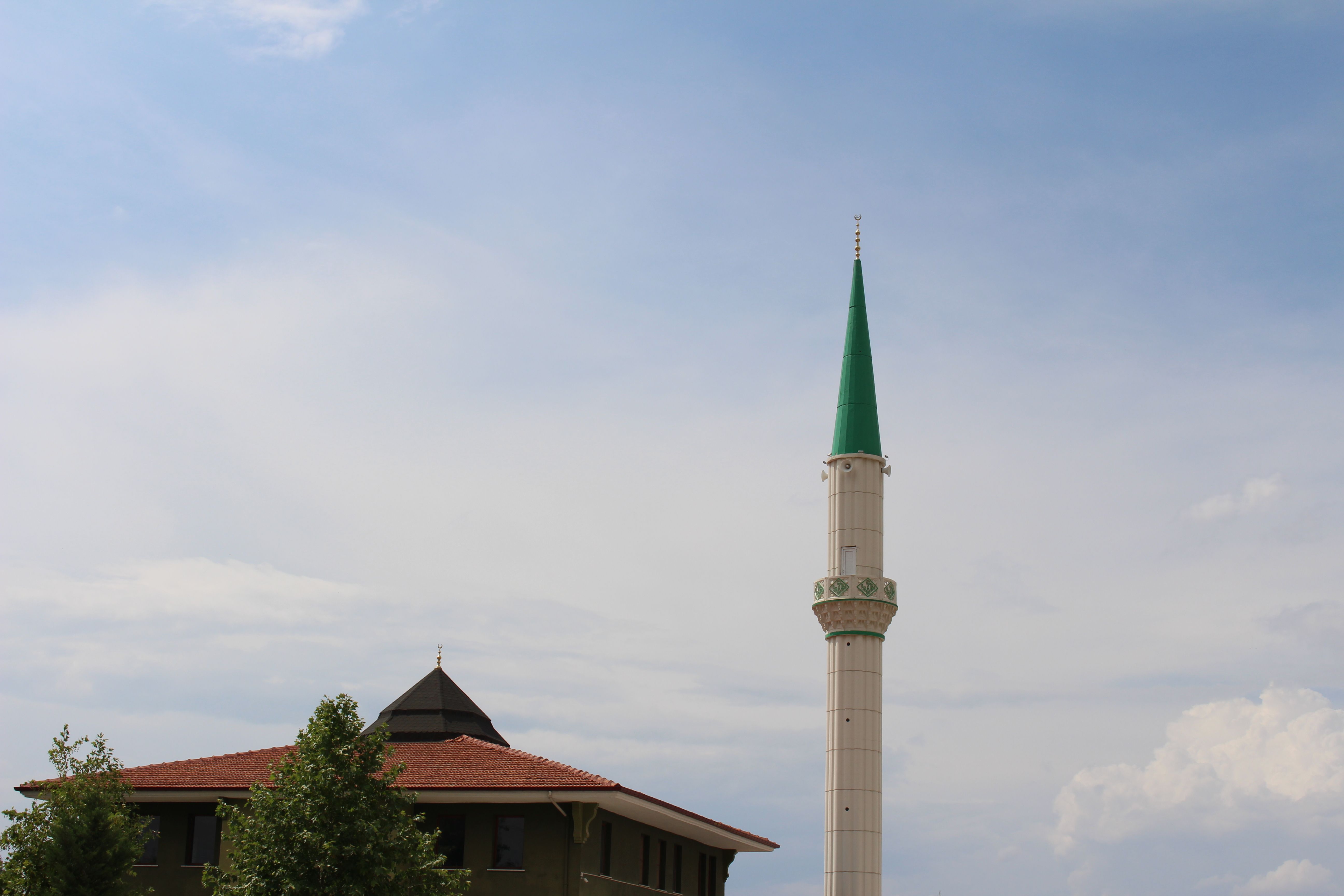 Minaret of Mosque · Free Stock Photo