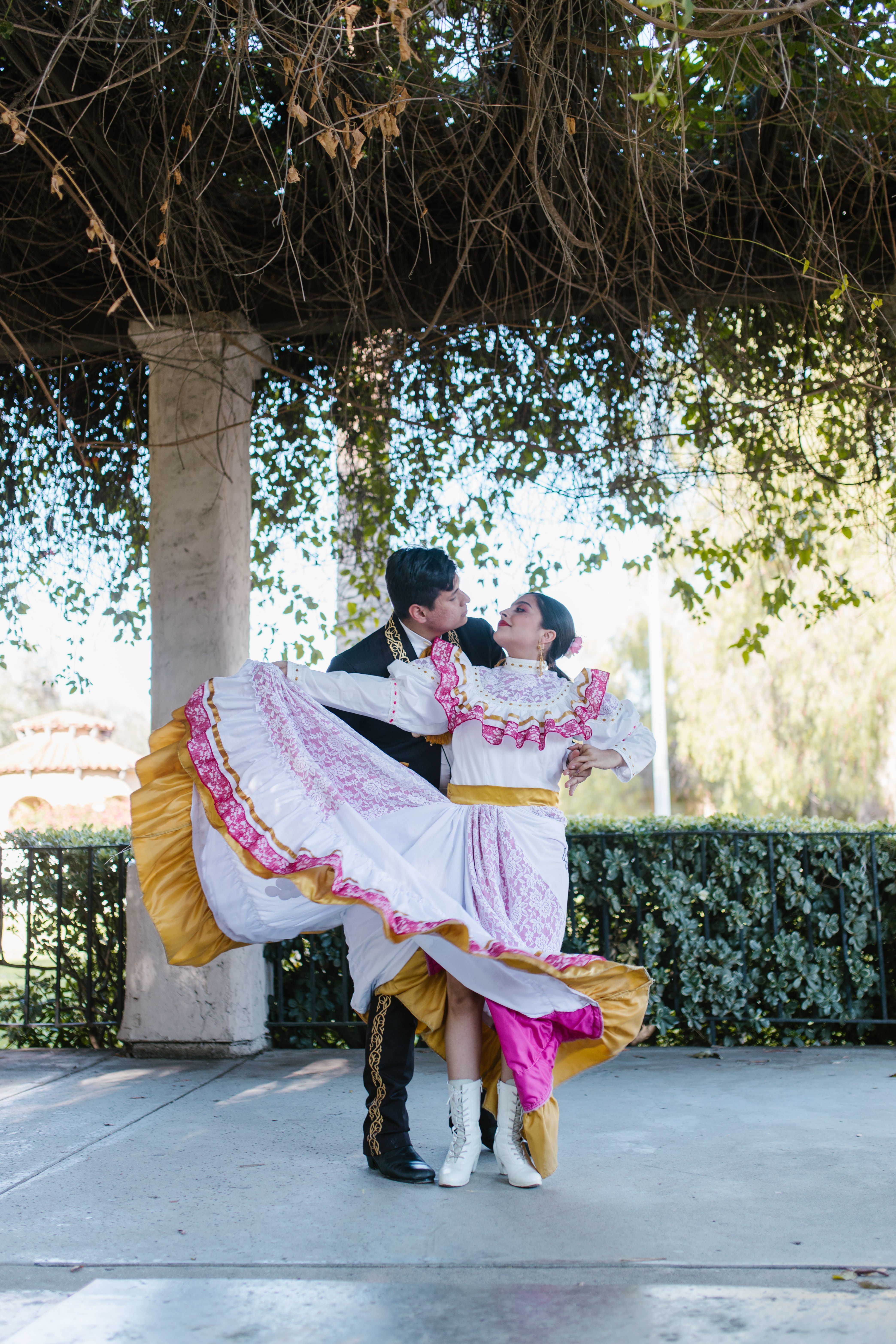 Sway Pole Couple Dance Photos, Download The BEST Free Sway Pole Couple ...