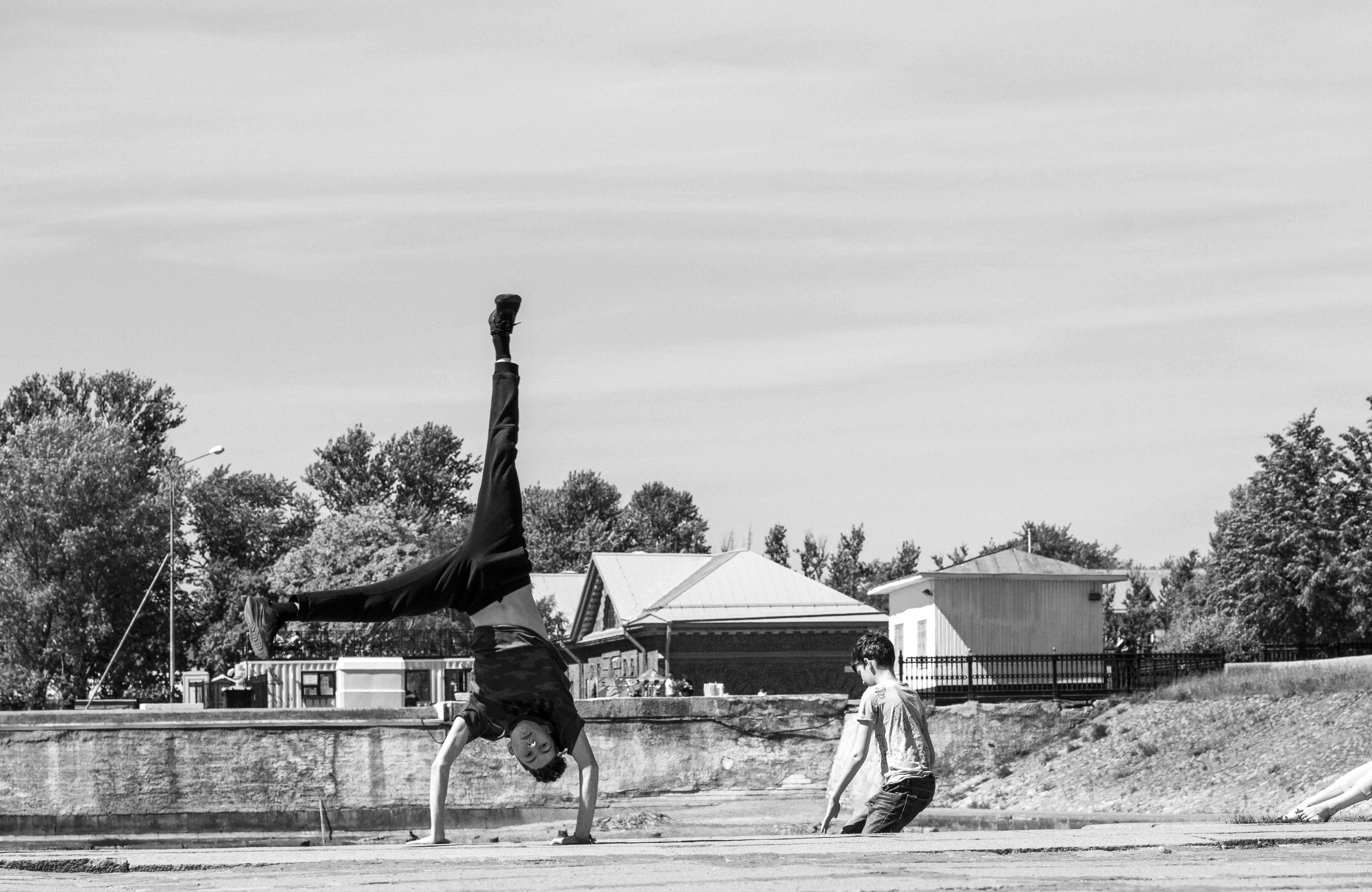 10+ Best Cartwheels Photos · 100% Free Download · Pexels Stock Photos