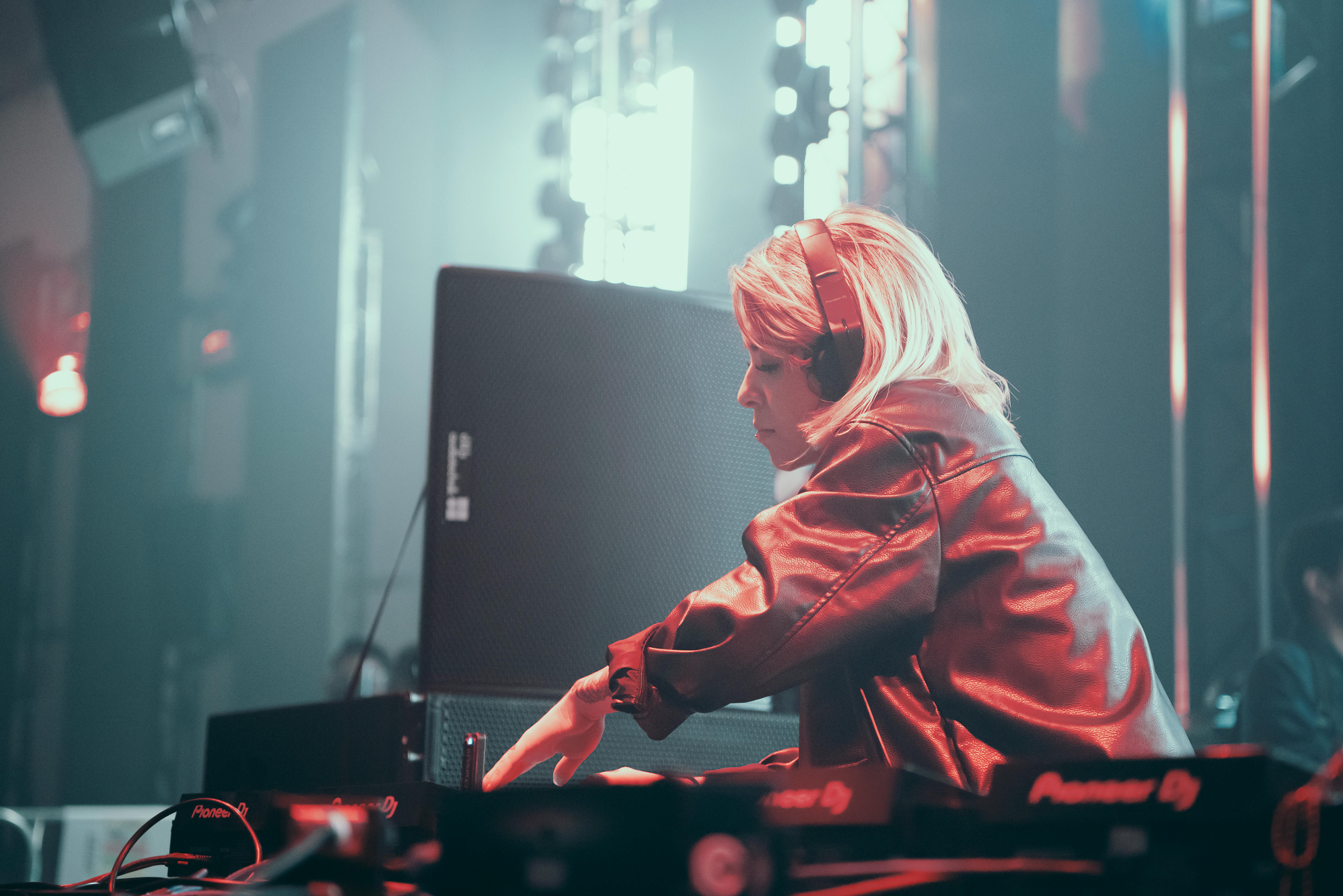 Woman DJ on a Part · Free Stock Photo