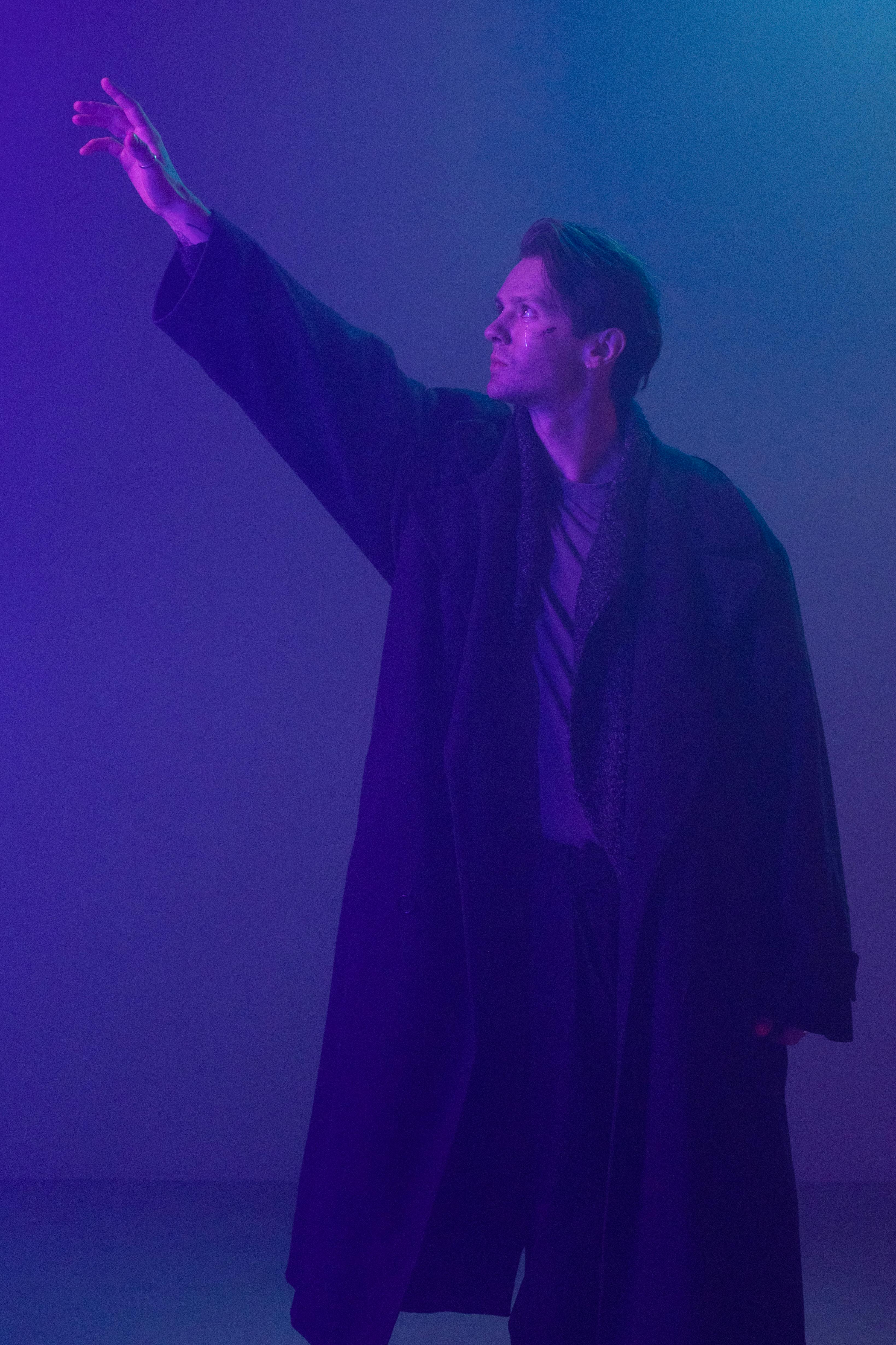 A Man Reaching out His Hand · Free Stock Photo