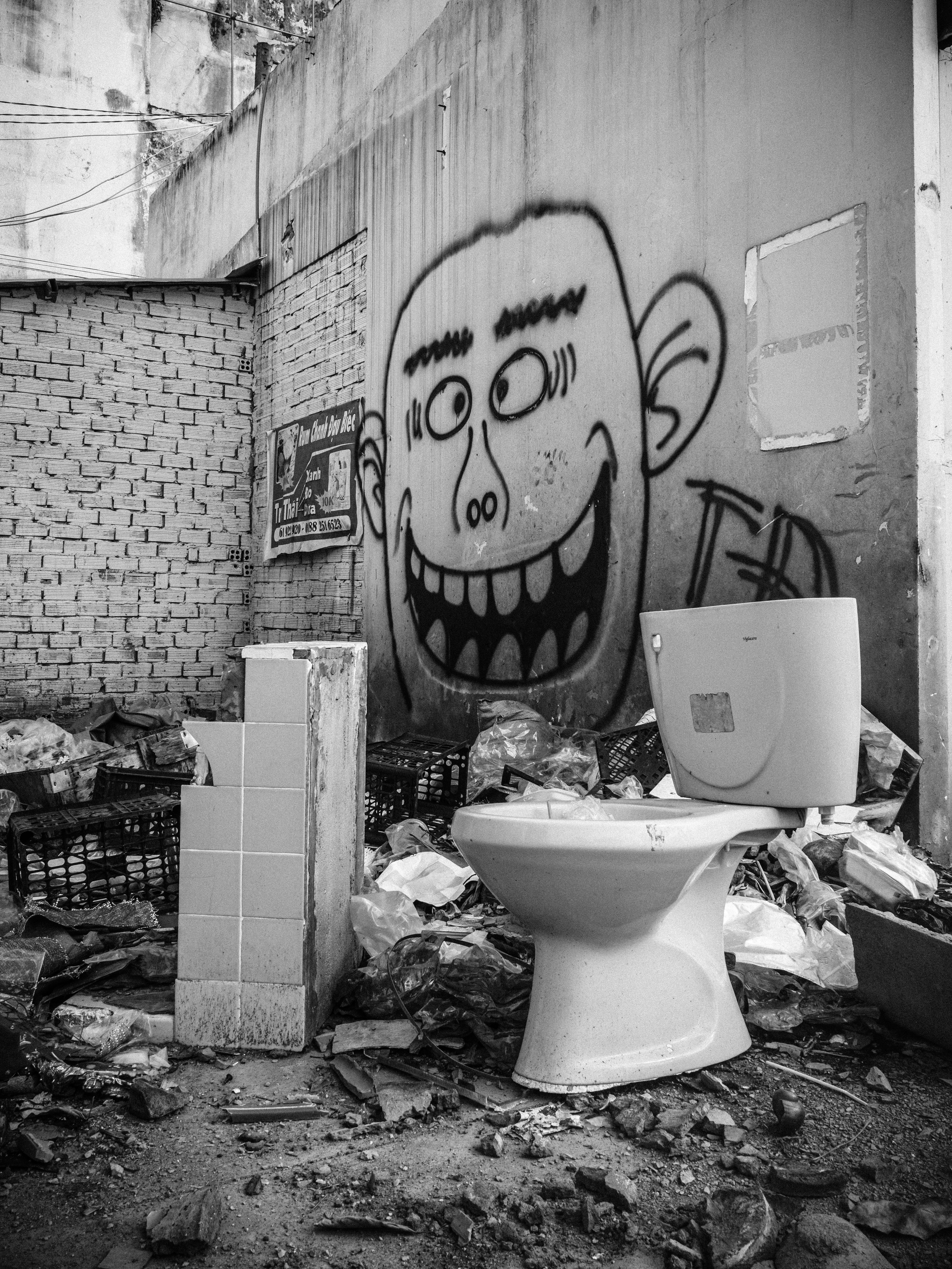 Messy Toilet Photos, Download The BEST Free Messy Toilet Stock Photos ...