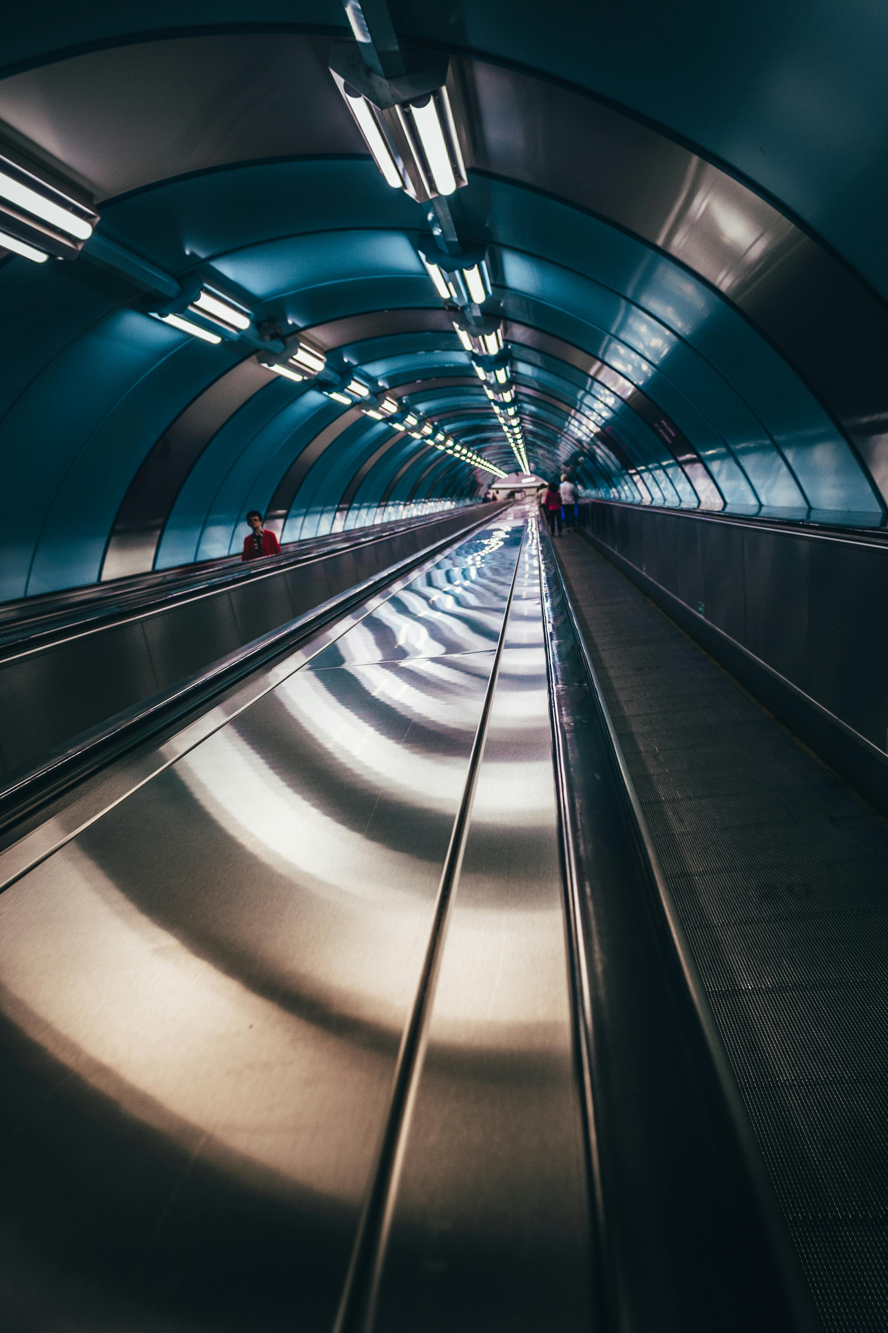 Travelator Photos, Download The BEST Free Travelator Stock Photos & HD ...