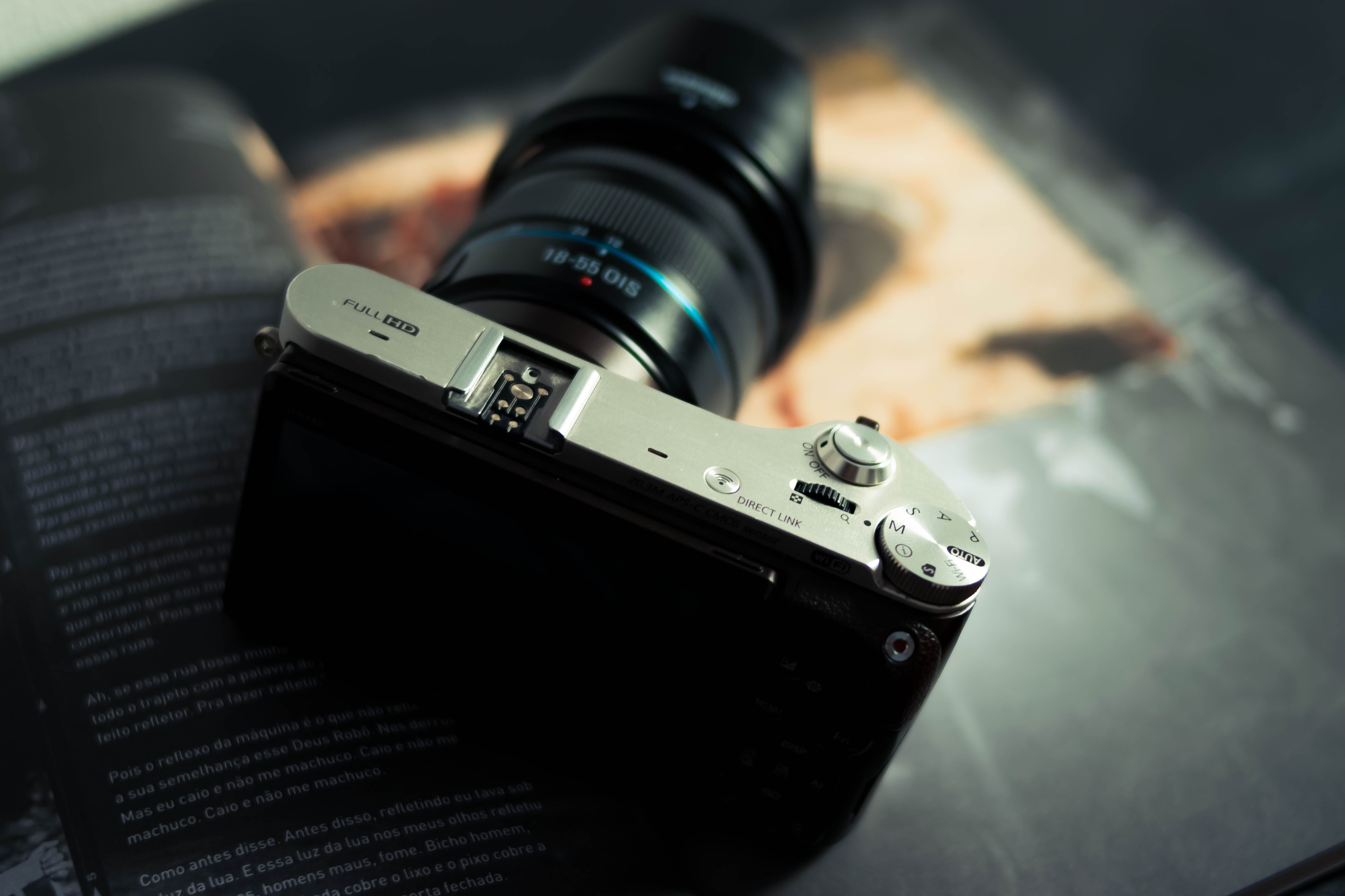 Close-Up Shot of a Camera · Free Stock Photo
