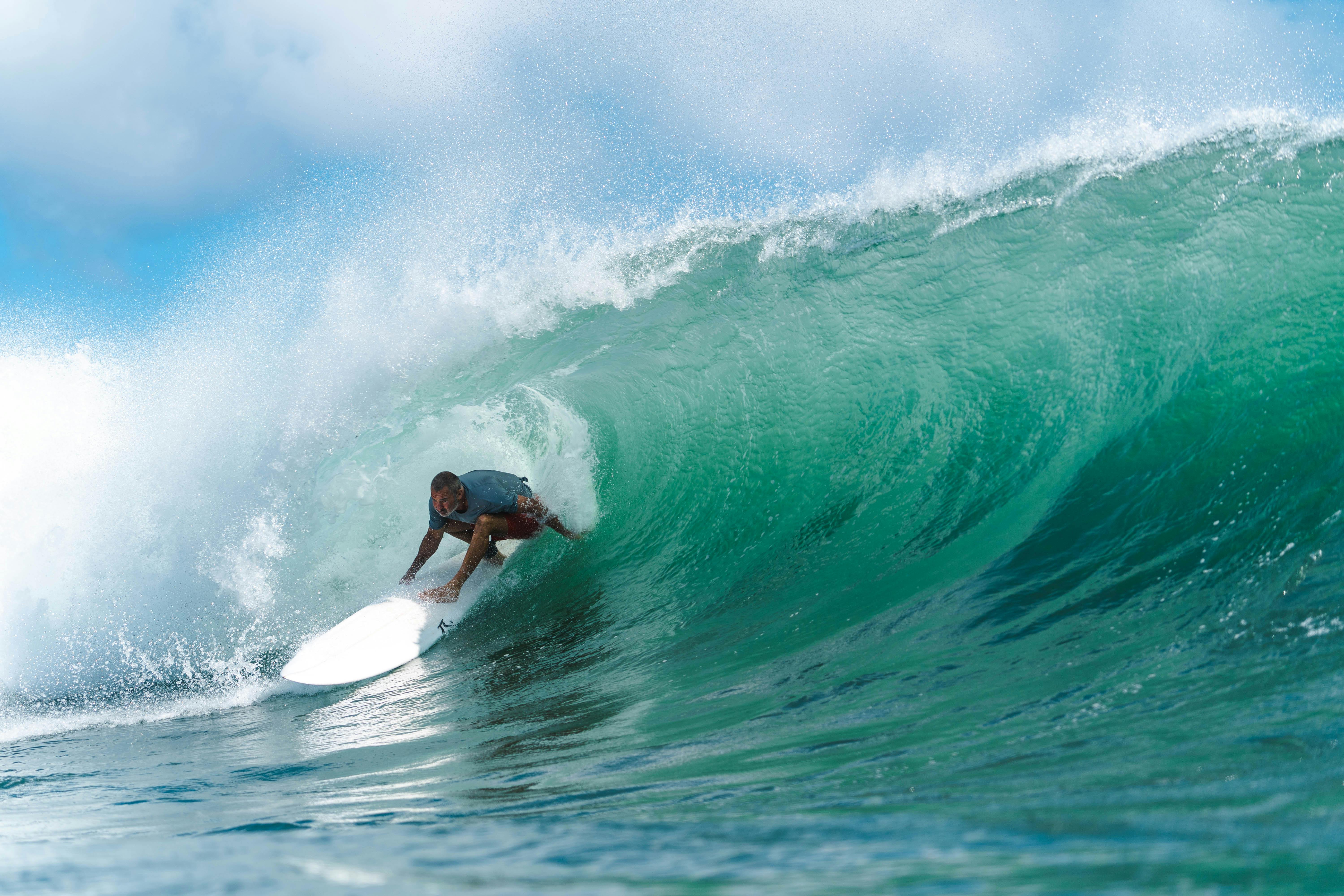 Surfer Falling on Wave · Free Stock Photo