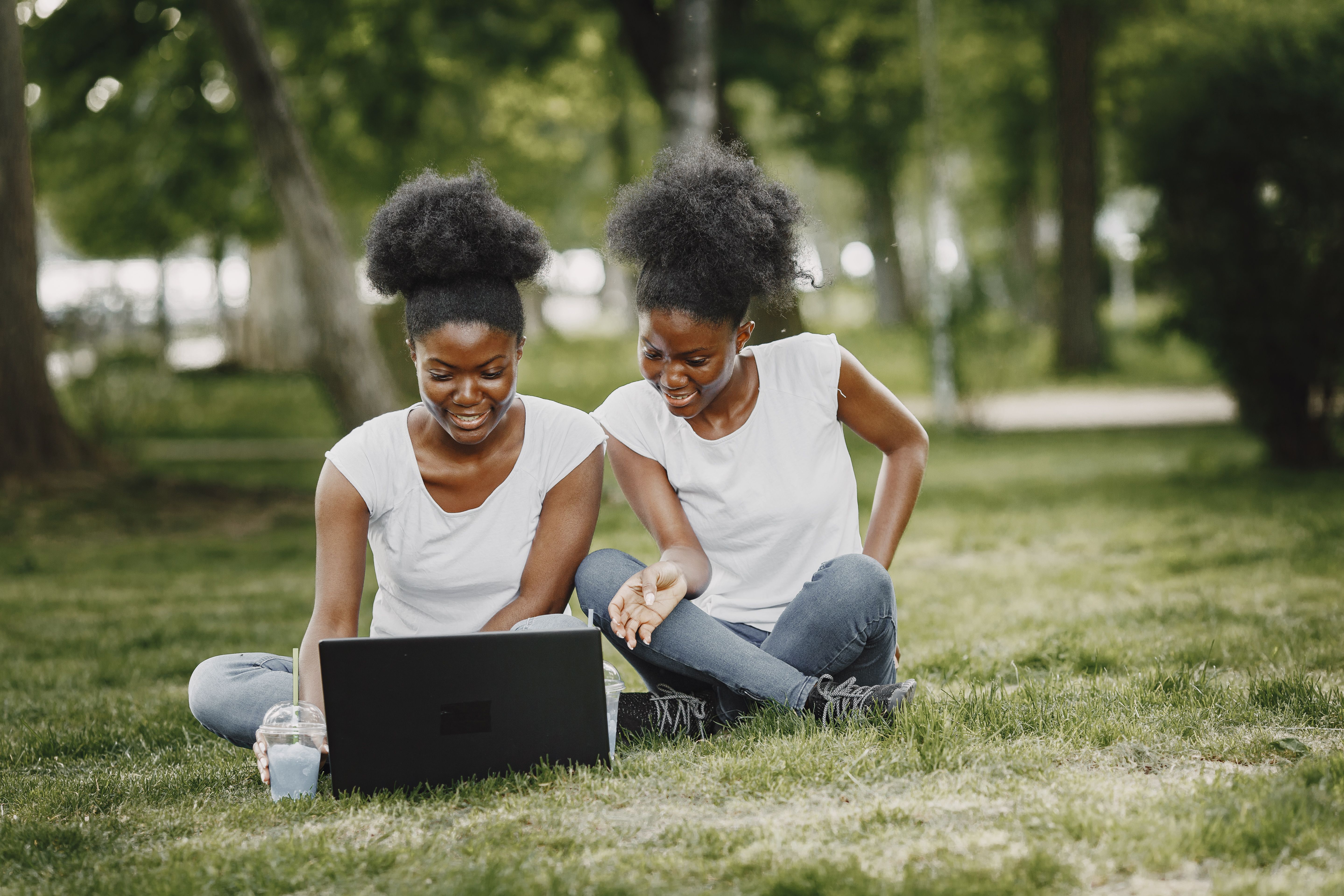 Digital Twinning Photos, Download The BEST Free Digital Twinning Stock ...