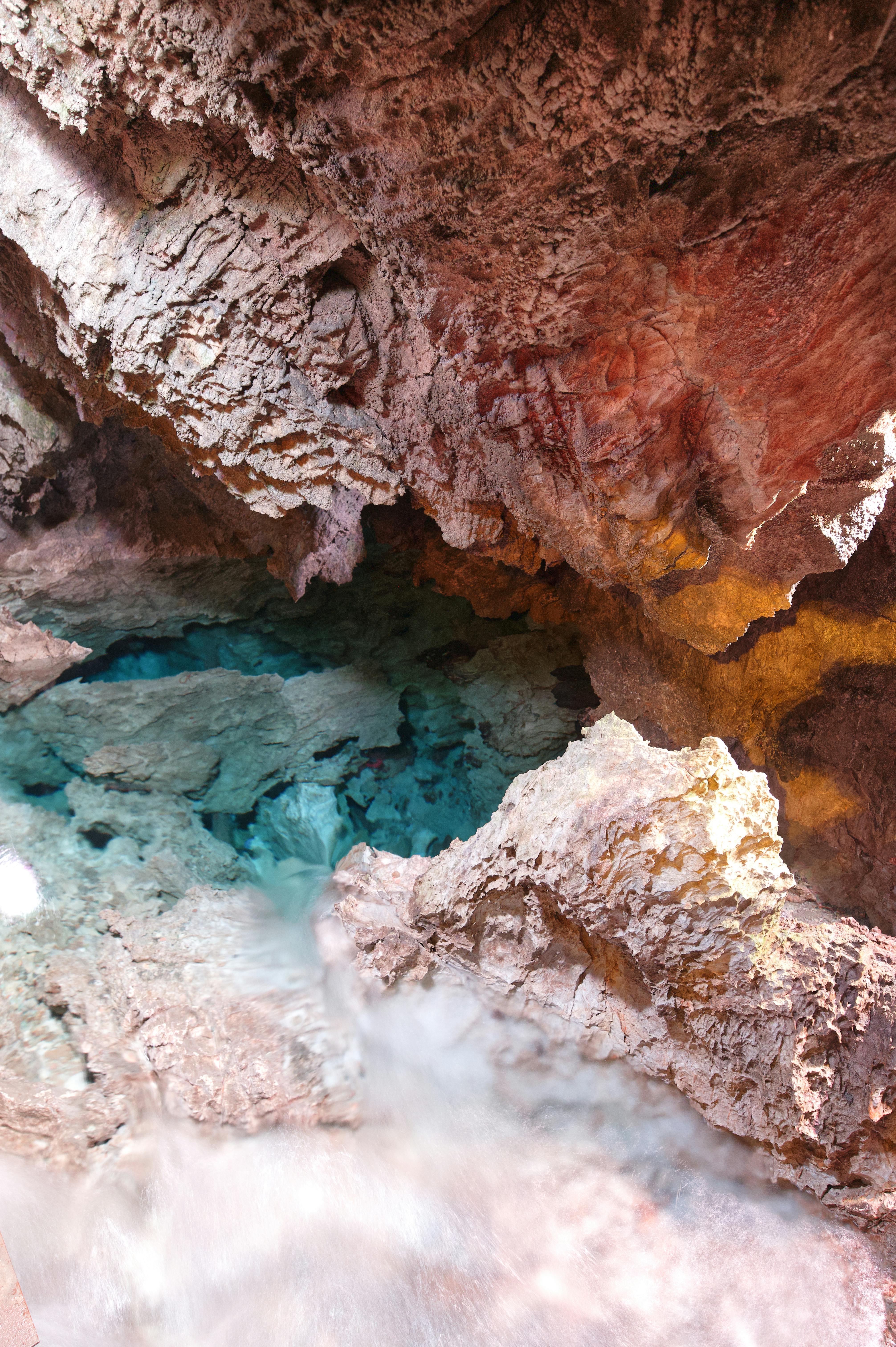 Boulders from the Crumbling Cave Walls · Free Stock Photo