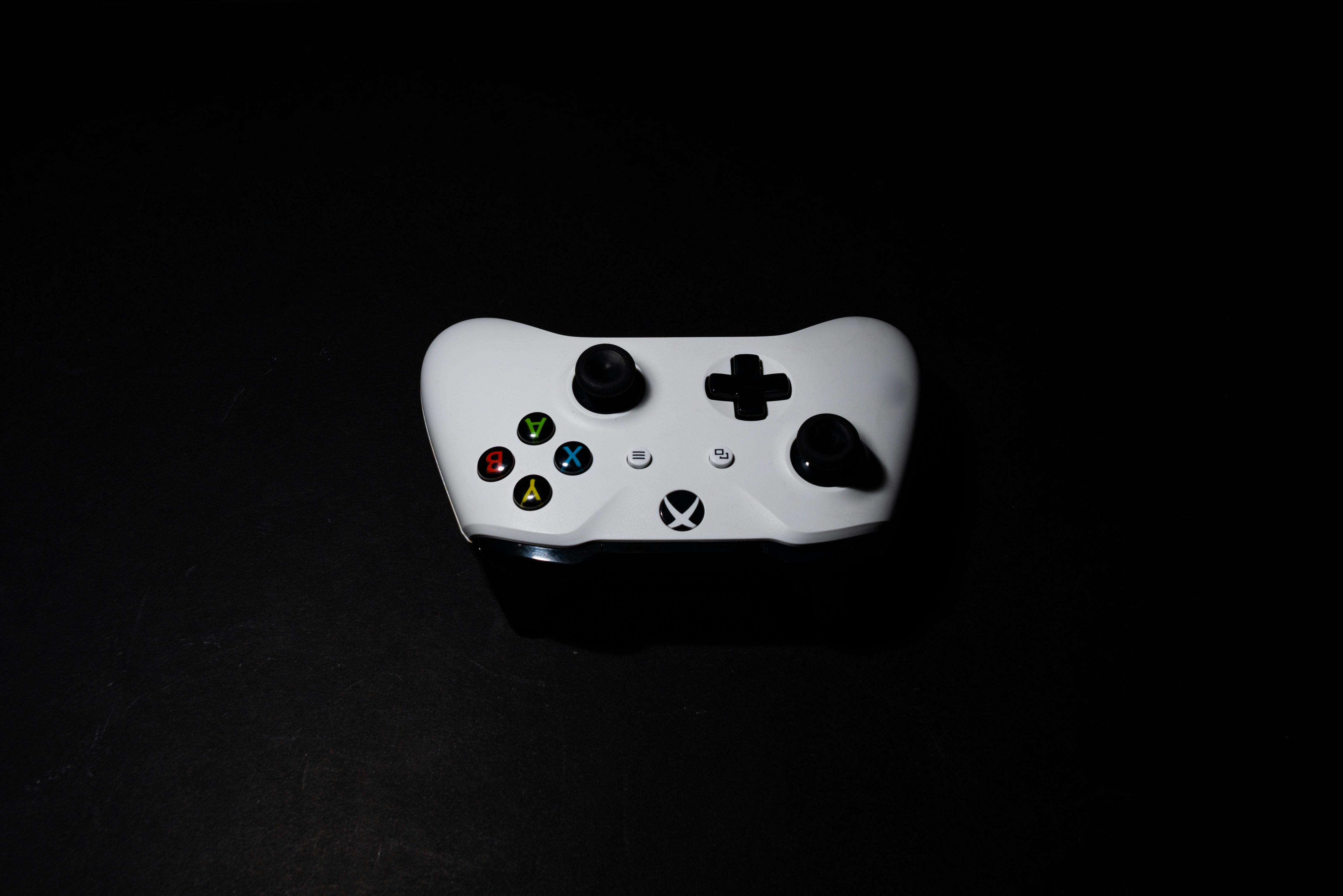 Black Xbox Game Controller · Free Stock Photo