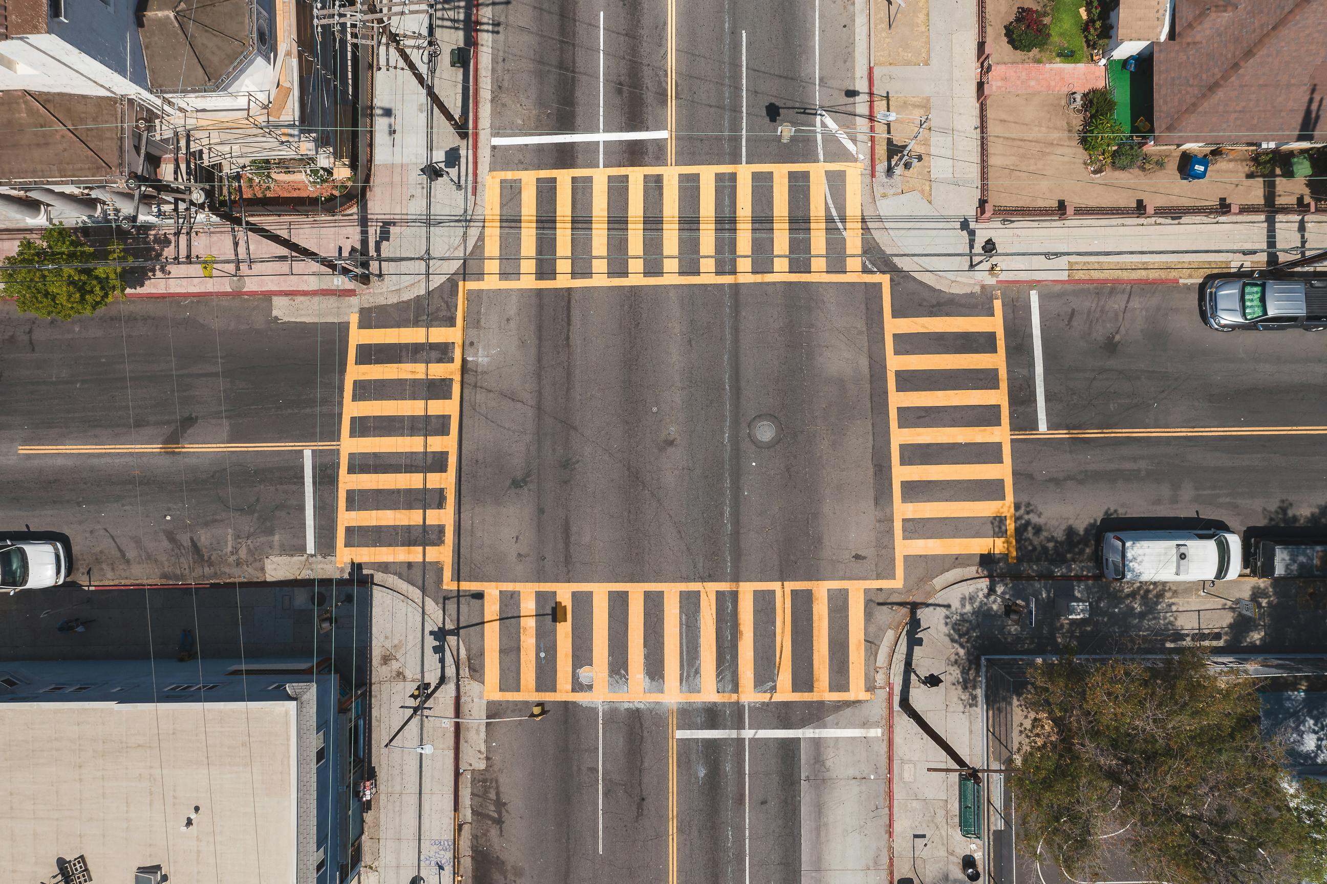Top View of an Intersection in a Neighborhood in Los Angeles · Free ...