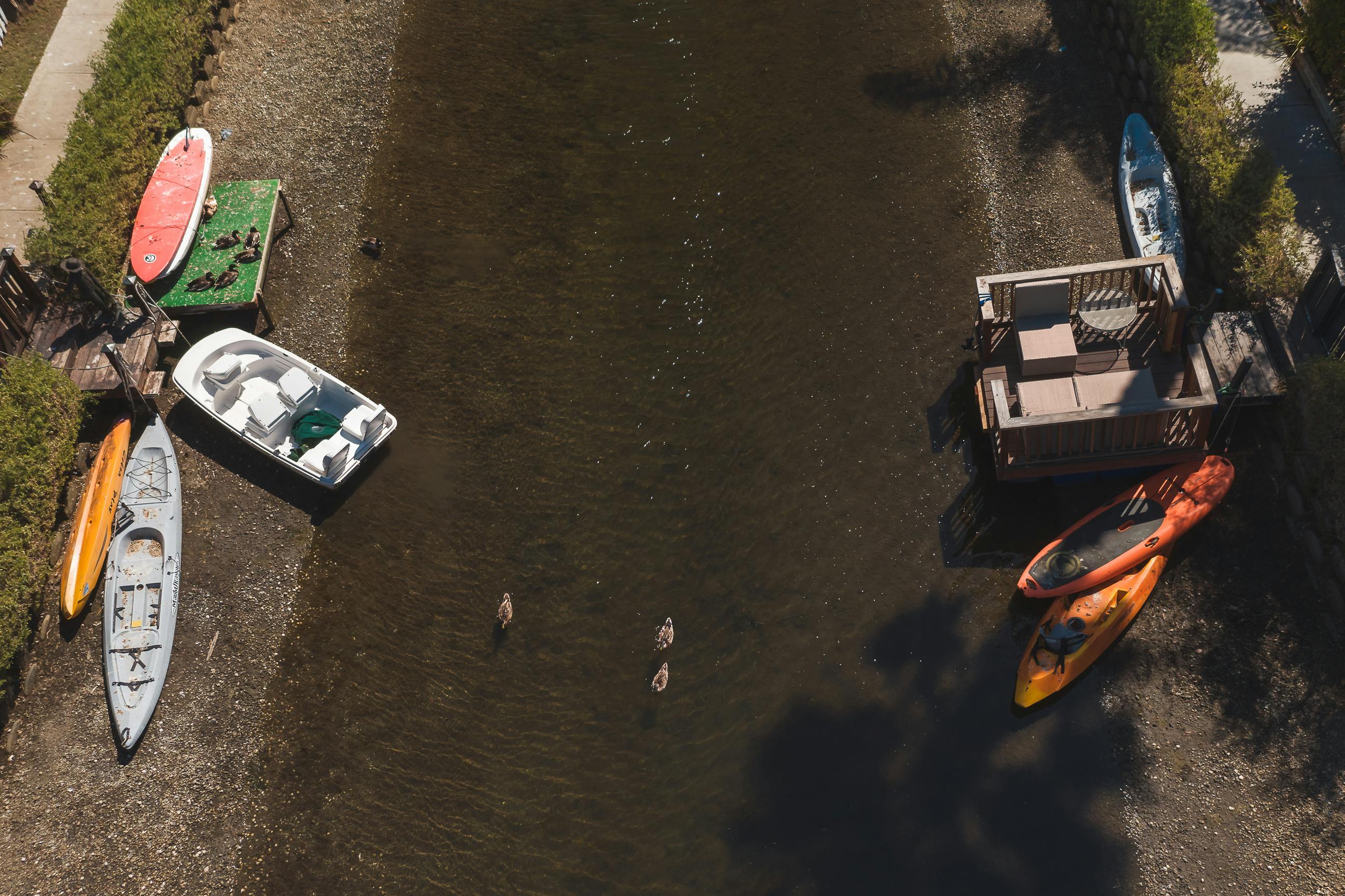 Boats Floating Photos, Download The BEST Free Boats Floating Stock ...