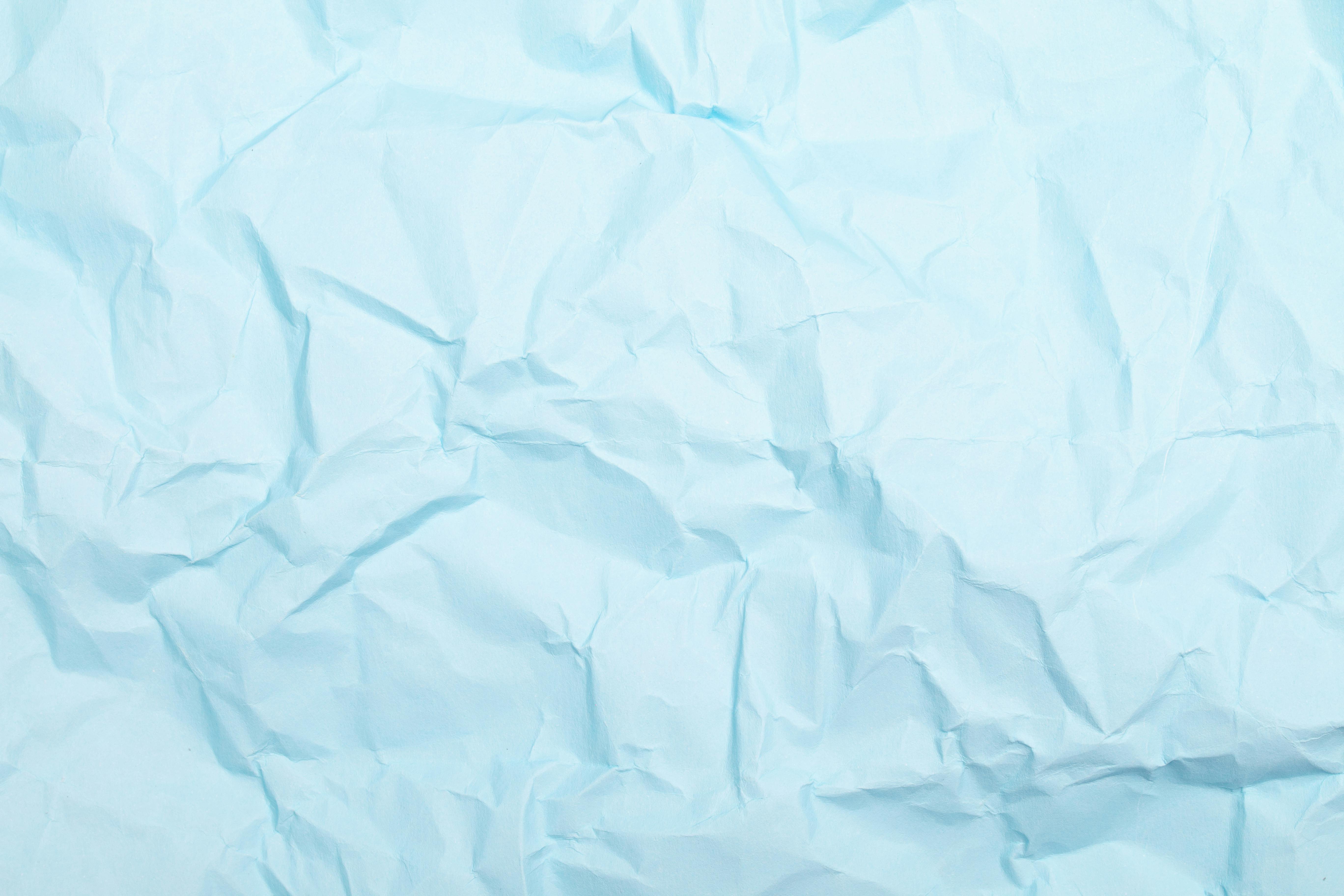 White Paper on the Floor · Free Stock Photo