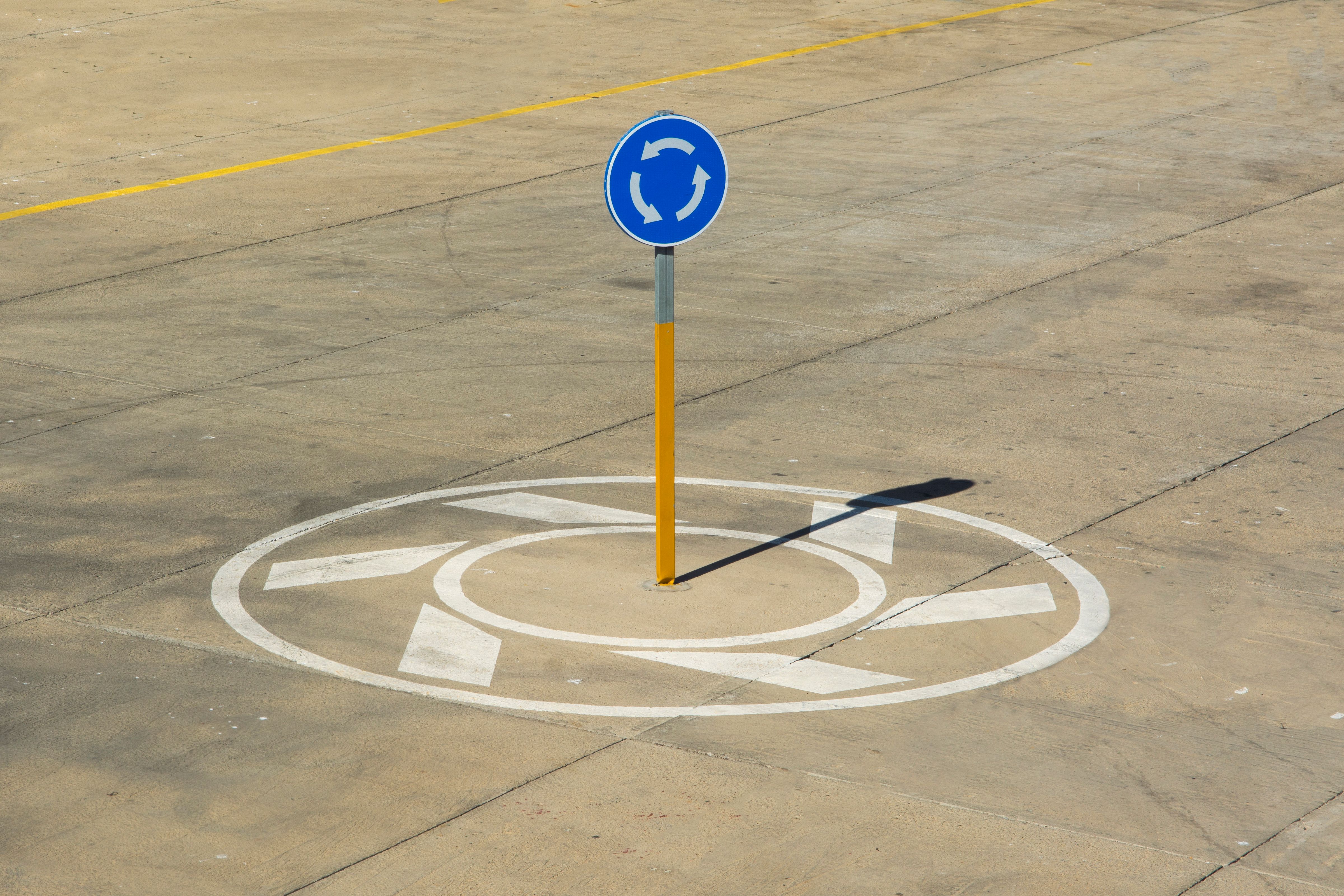 Roundabout Sign Photos, Download The BEST Free Roundabout Sign Stock ...