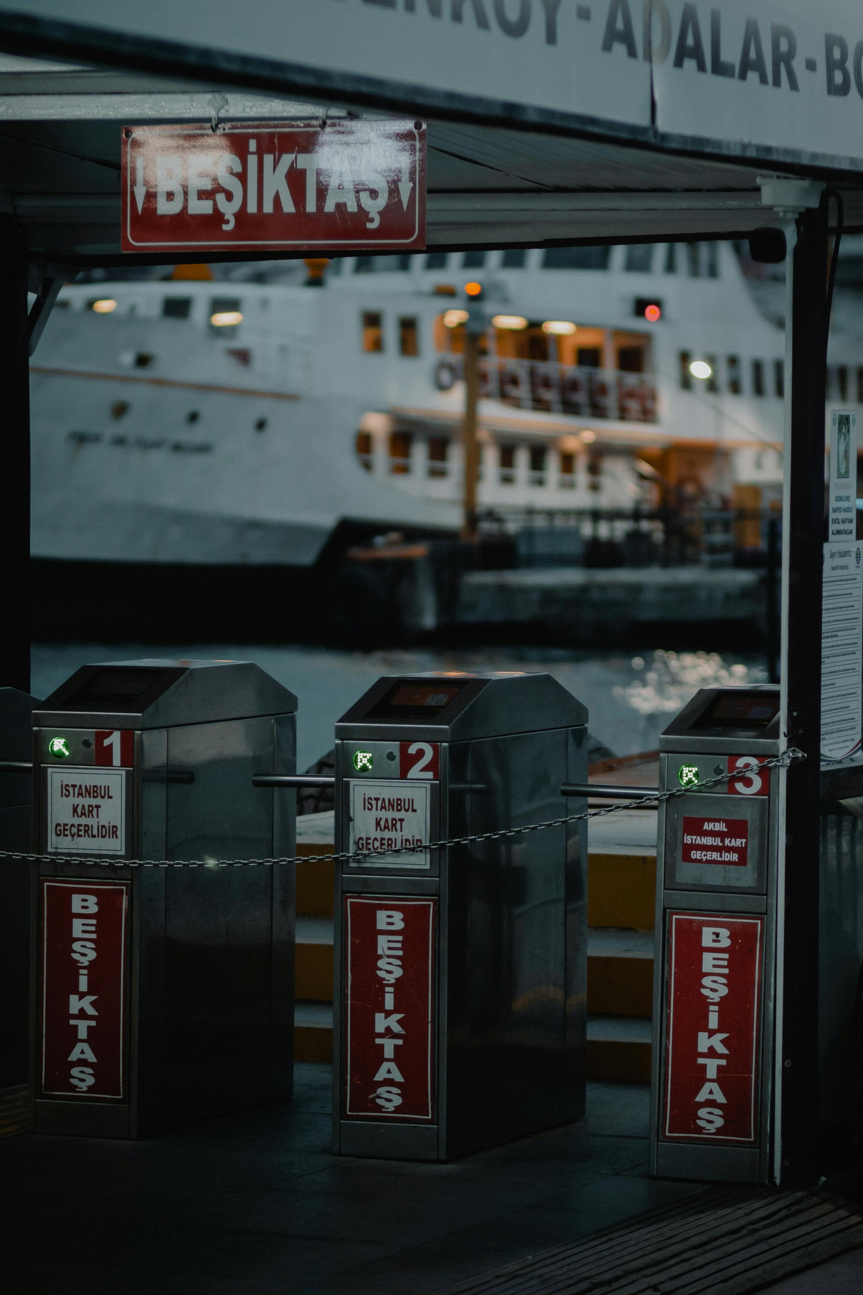 Turnstiles Photos, Download The BEST Free Turnstiles Stock Photos & HD ...