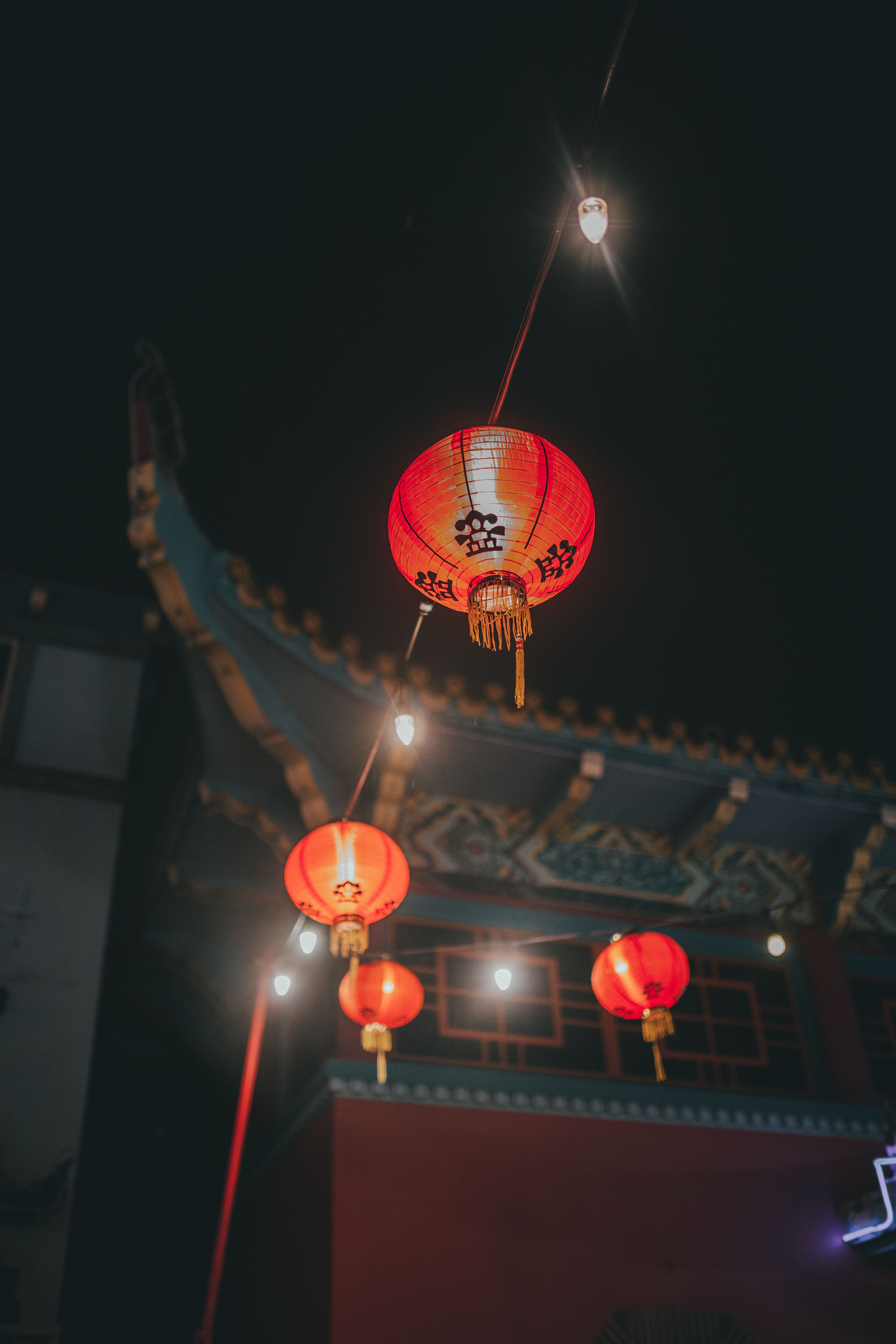 Illuminated Paper Lanterns on the Street · Free Stock Photo