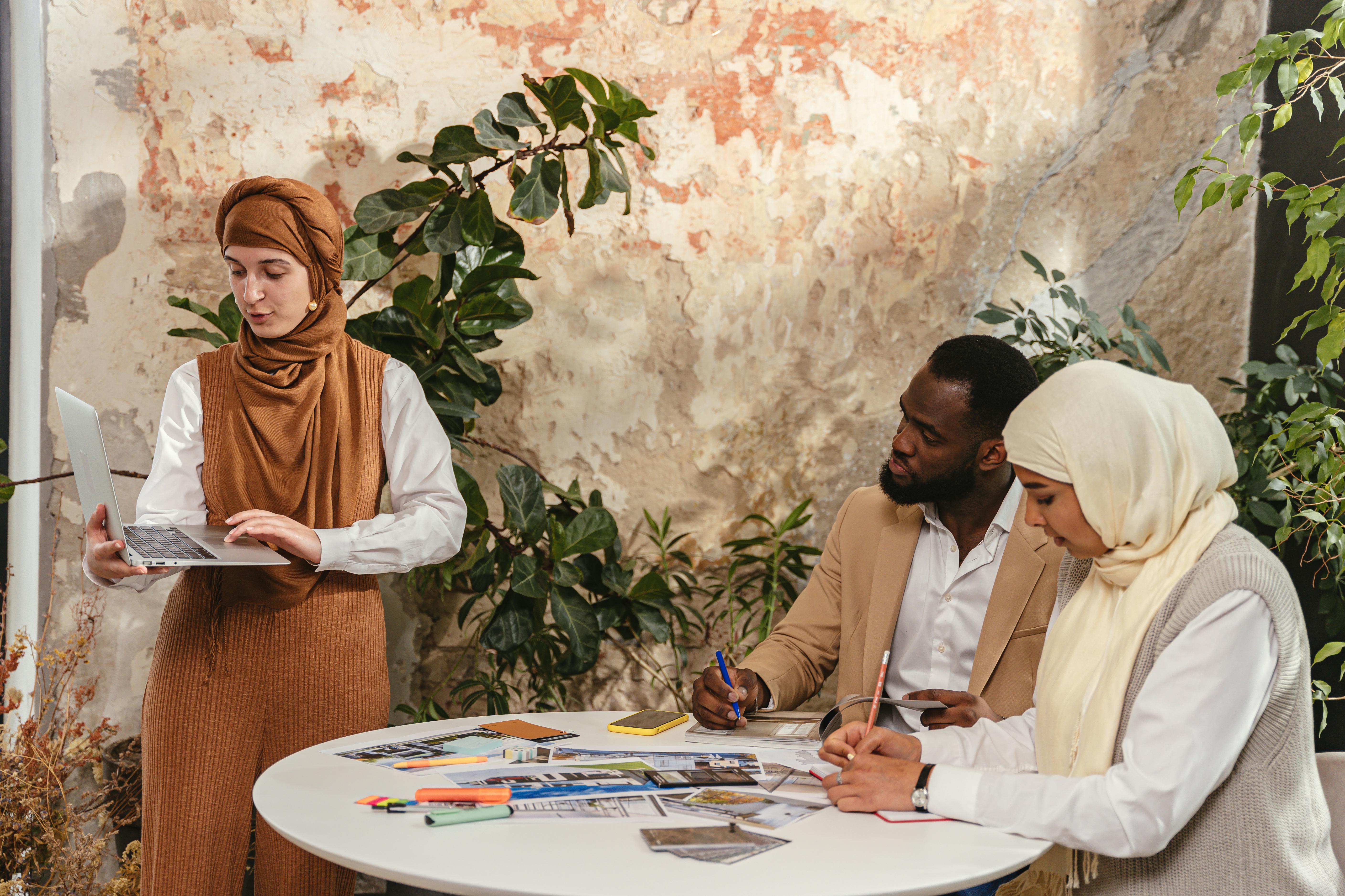 Teamwork Arab Photos, Download The BEST Free Teamwork Arab Stock Photos ...