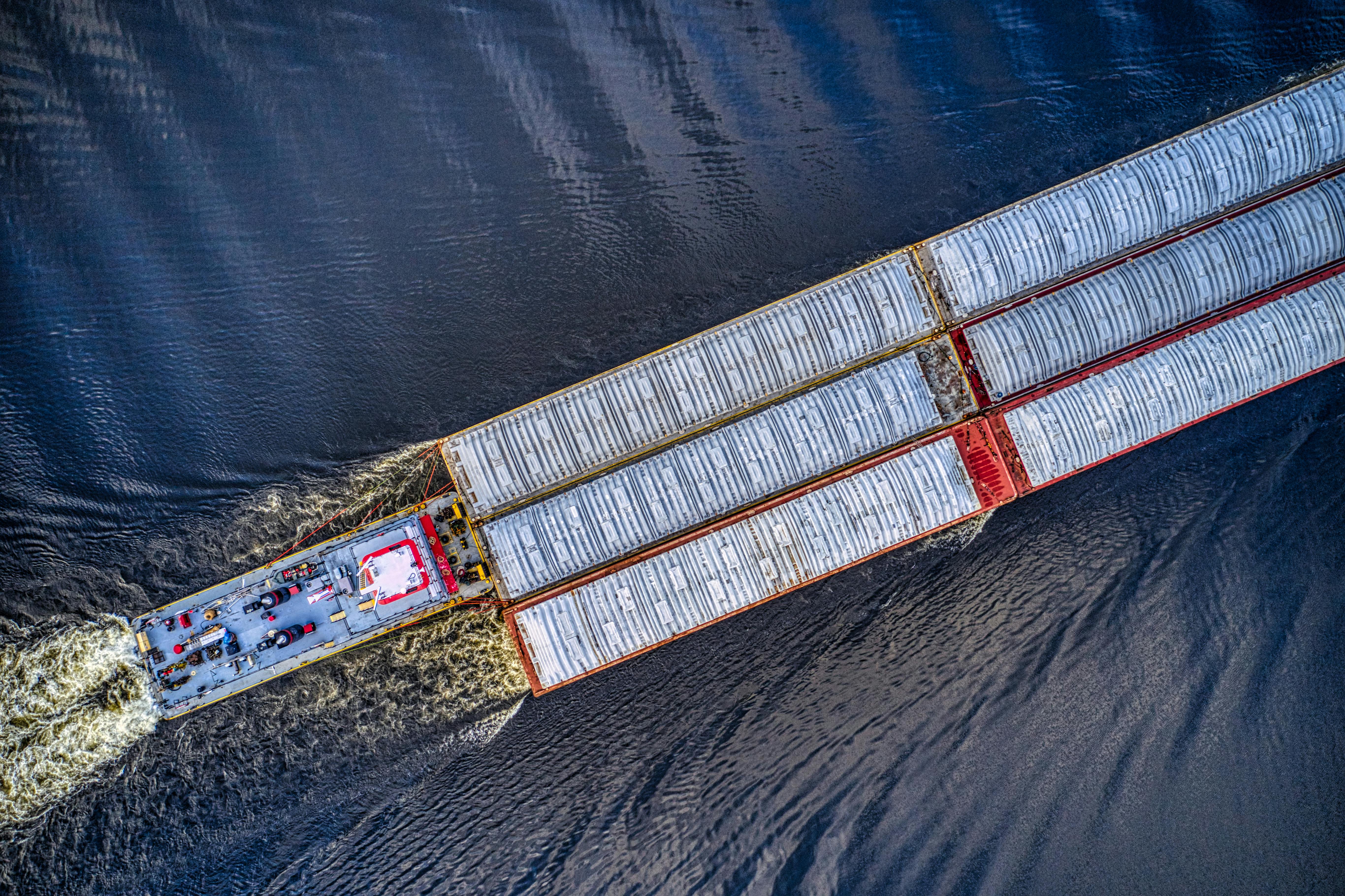 Top View of Tow Boat on Sea · Free Stock Photo