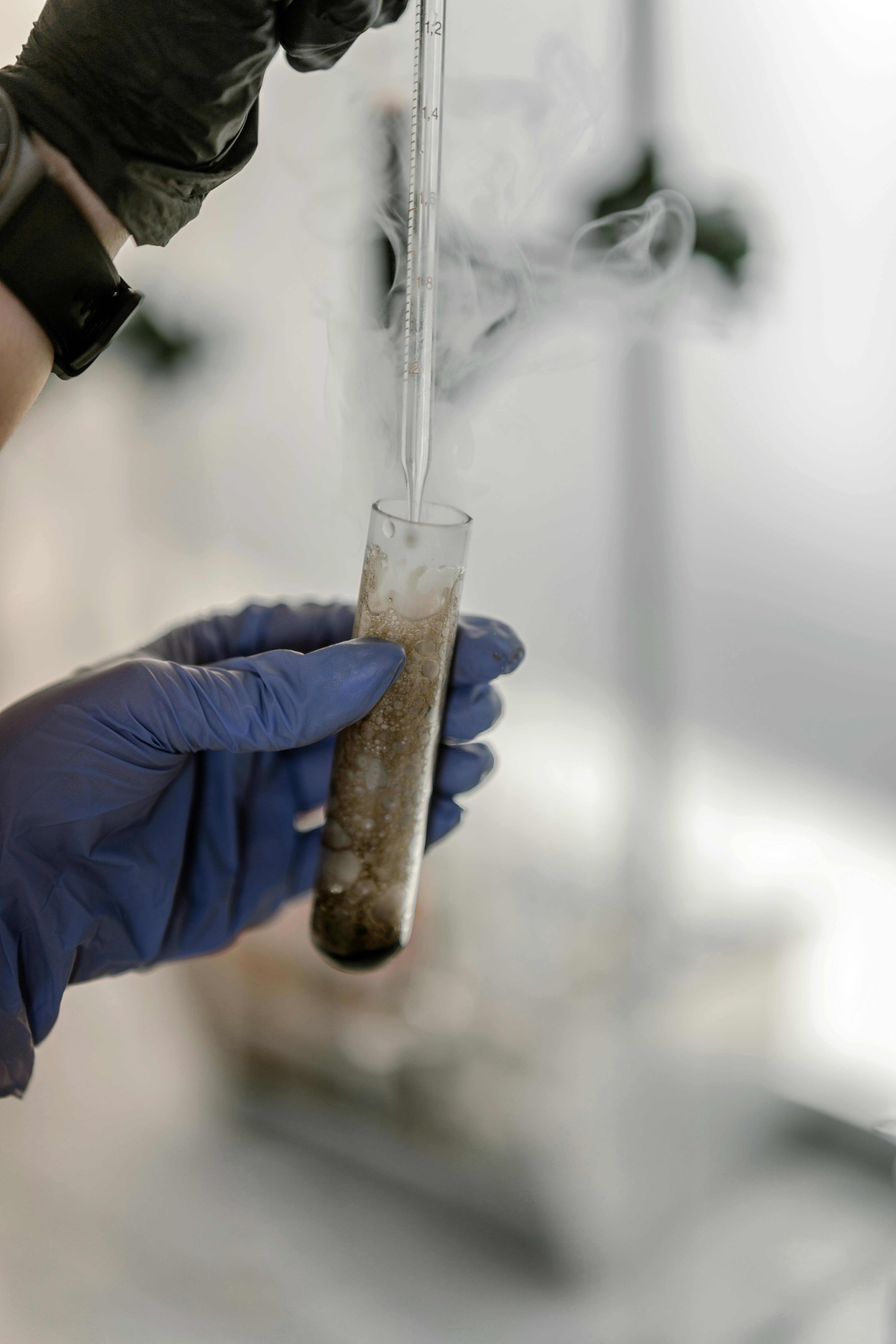 Smoke Reaction Photos, Download The BEST Free Smoke Reaction Stock ...