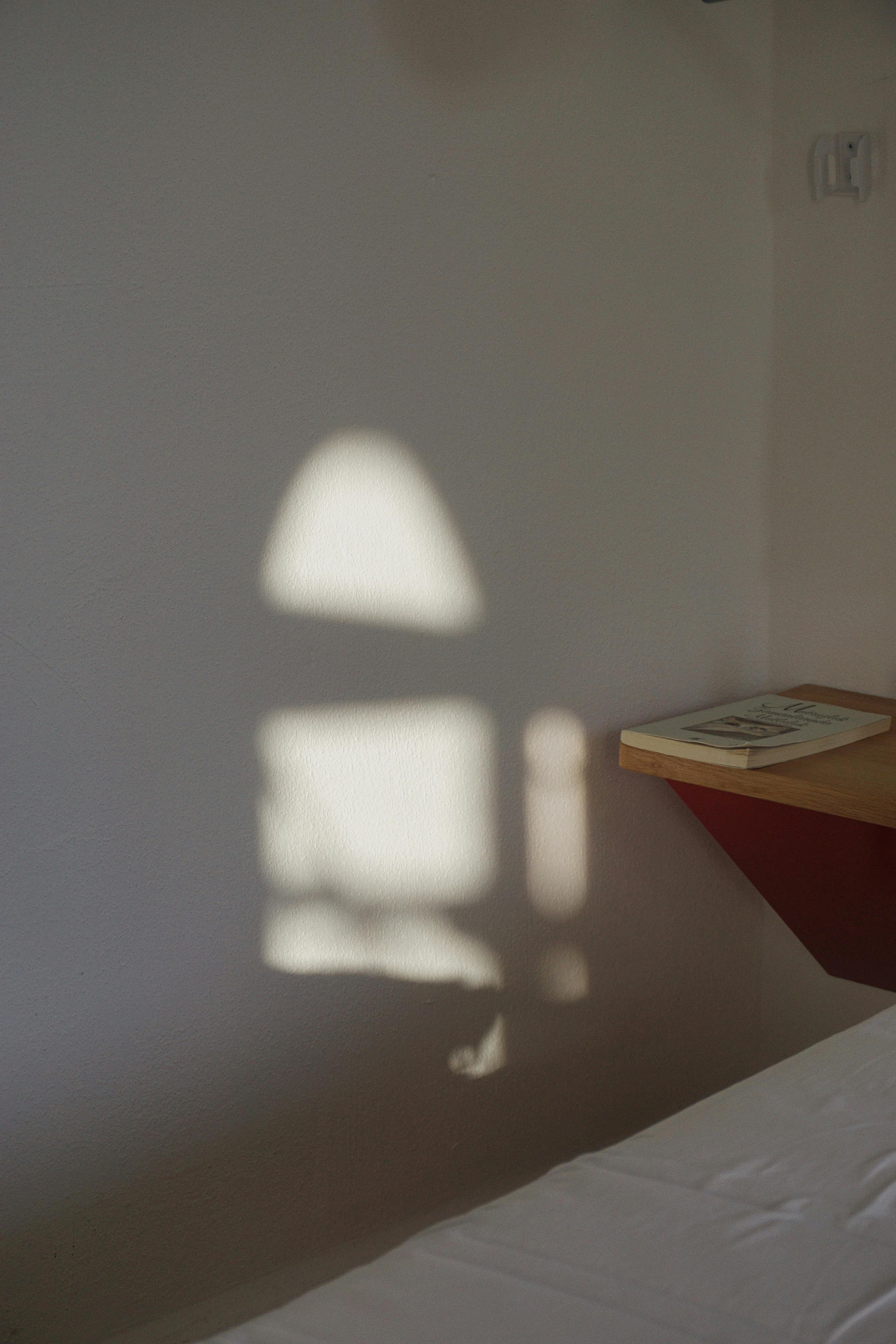 Sunlight on Wall · Free Stock Photo