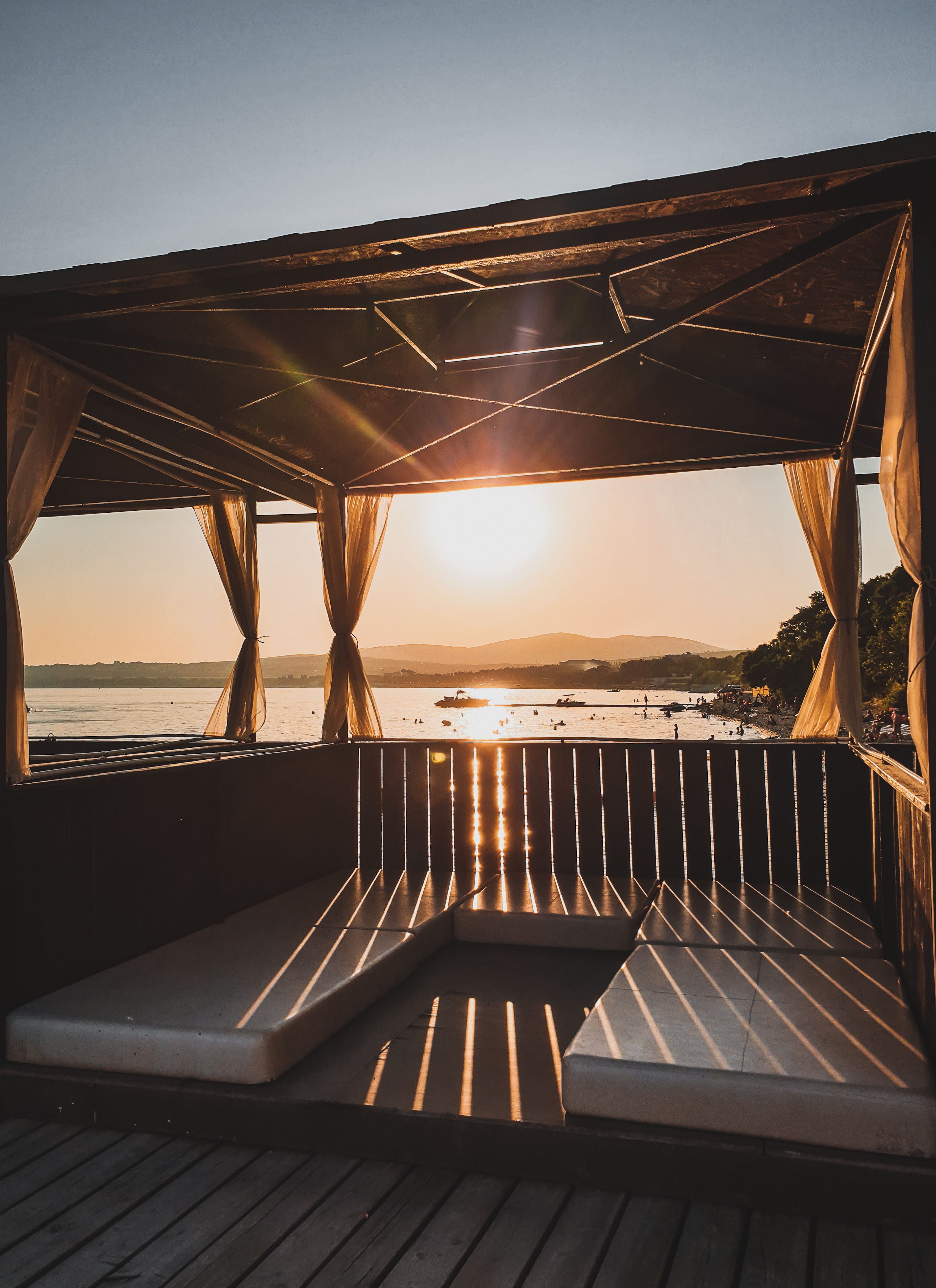 Shaded Beds on the Beach · Free Stock Photo