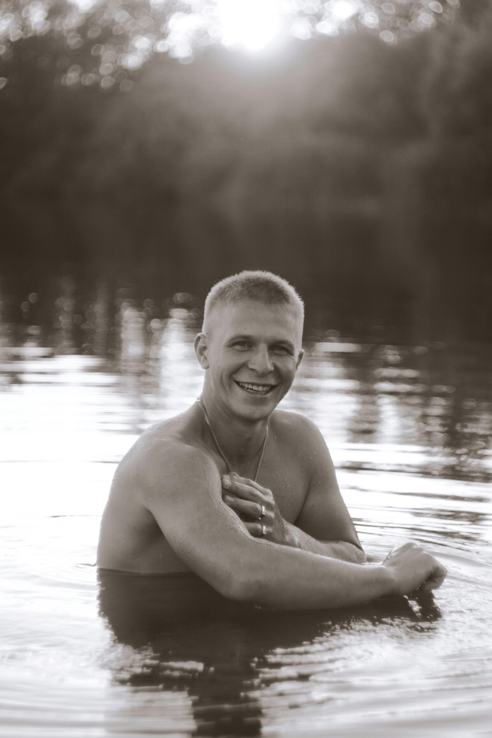 Man in the Lake · Free Stock Photo