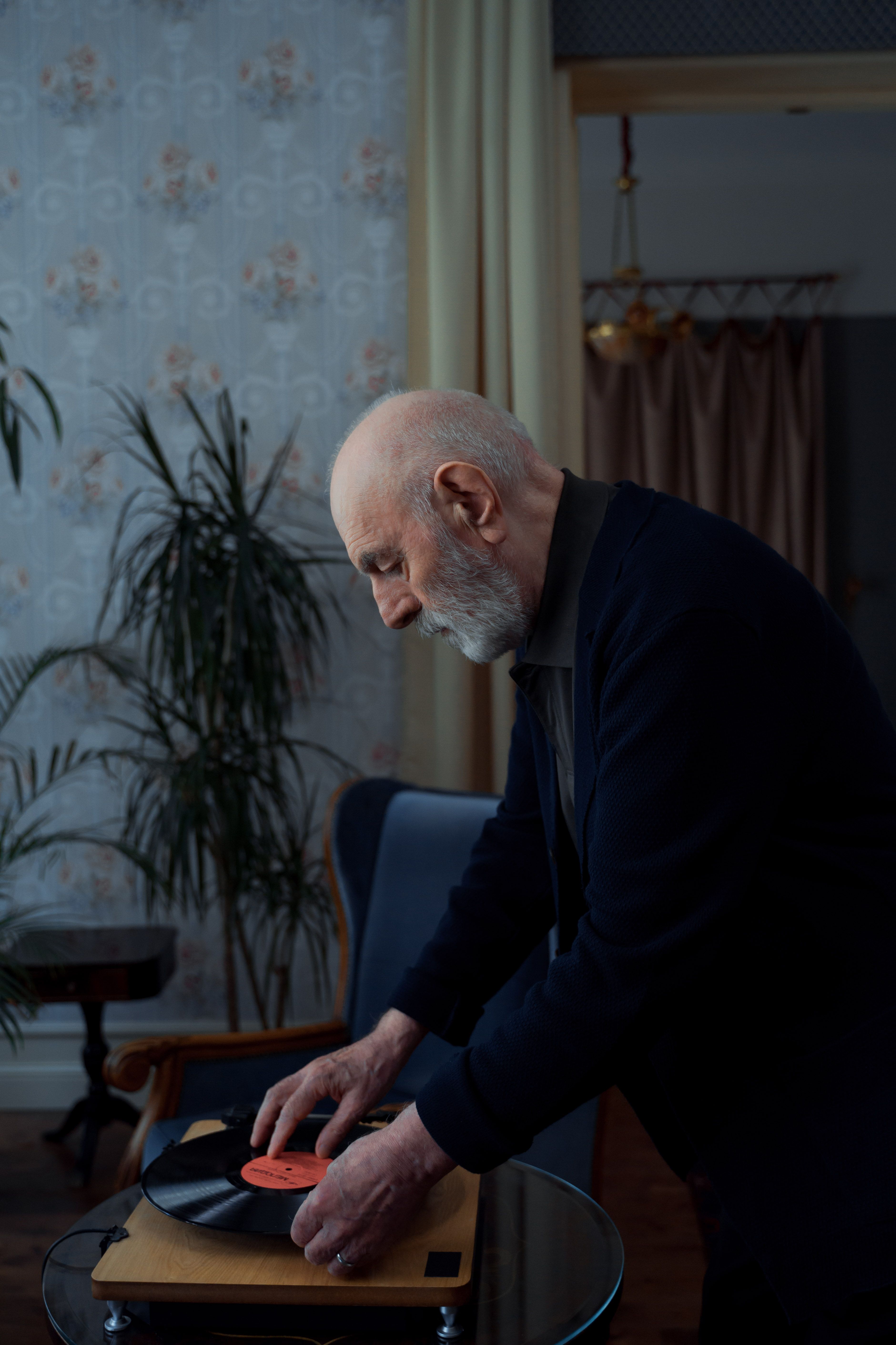 Old Man Music Photos, Download The BEST Free Old Man Music Stock Photos ...