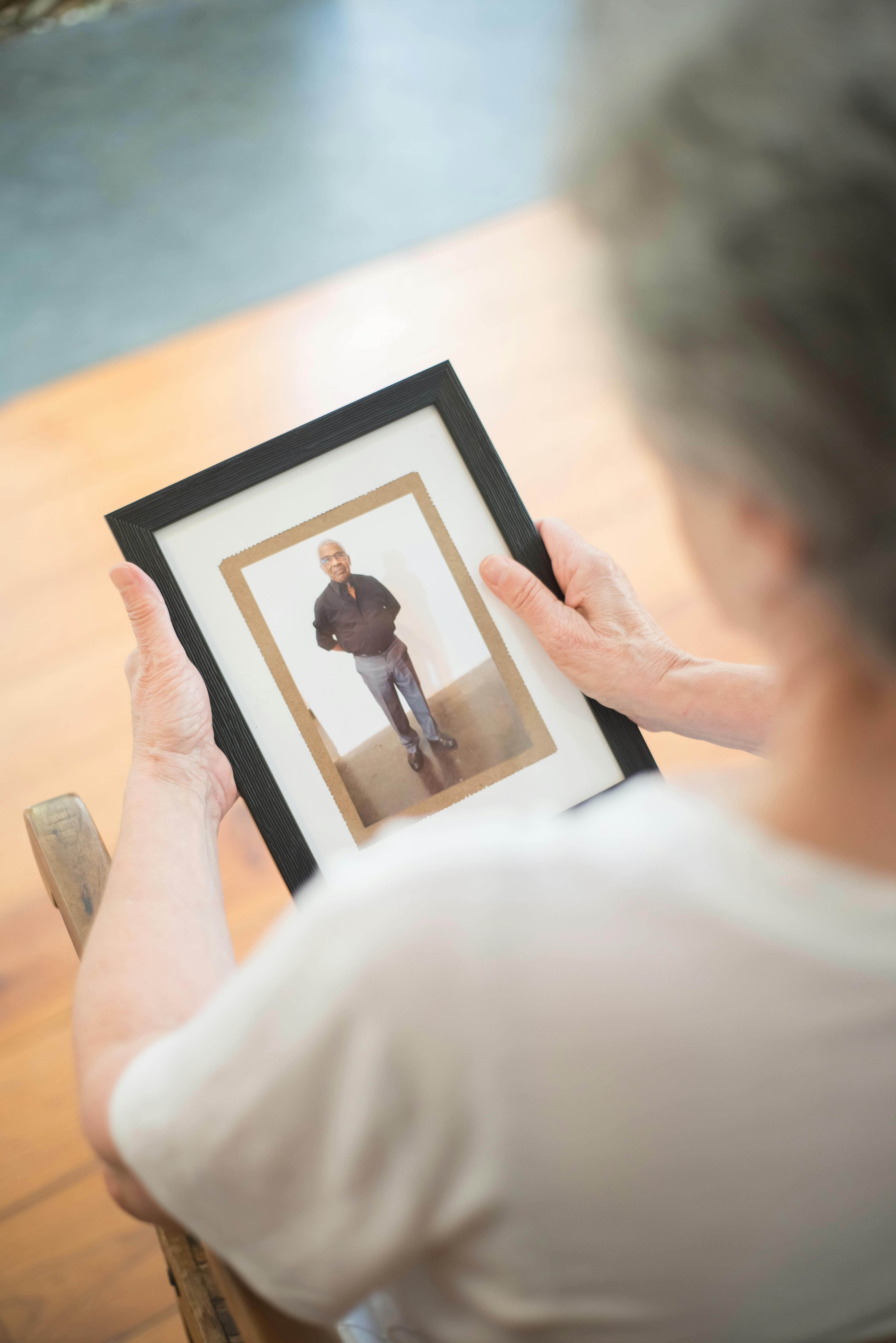 50+ Best Reminiscing Photos · 100% Free Download · Pexels Stock Photos