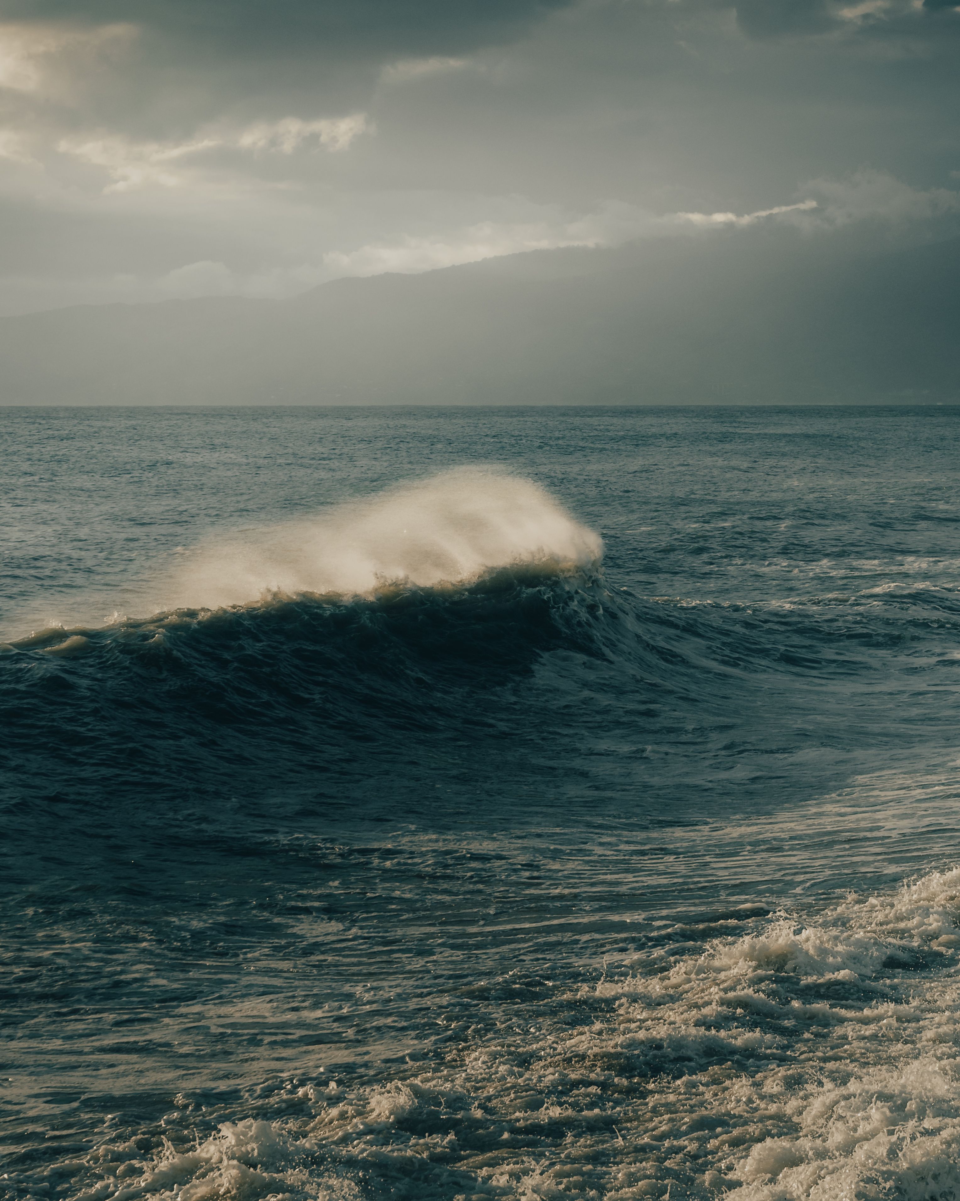 Ocean Waves Under Blue Sky · Free Stock Photo