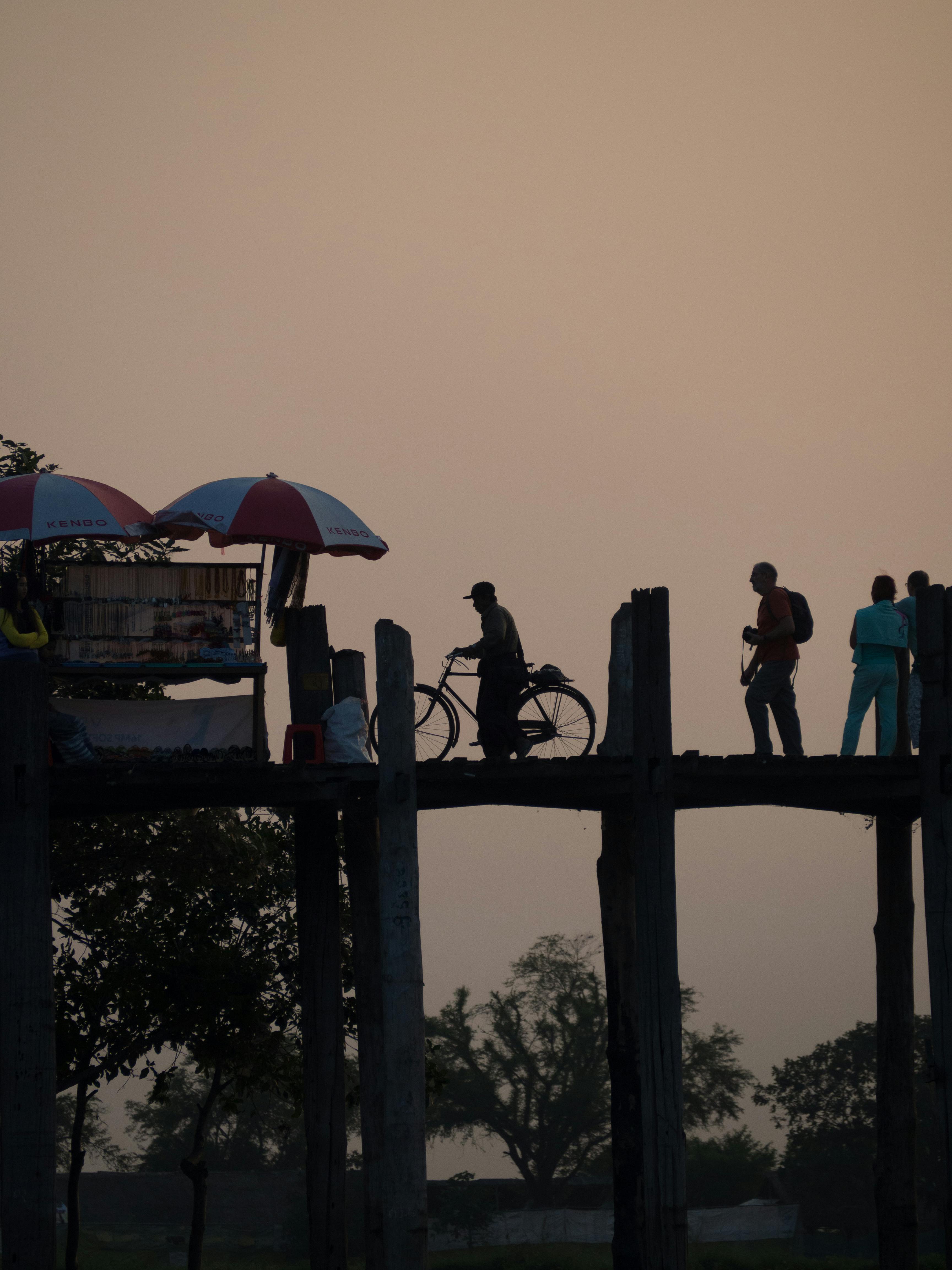 A Travelator at the Airport · Free Stock Photo