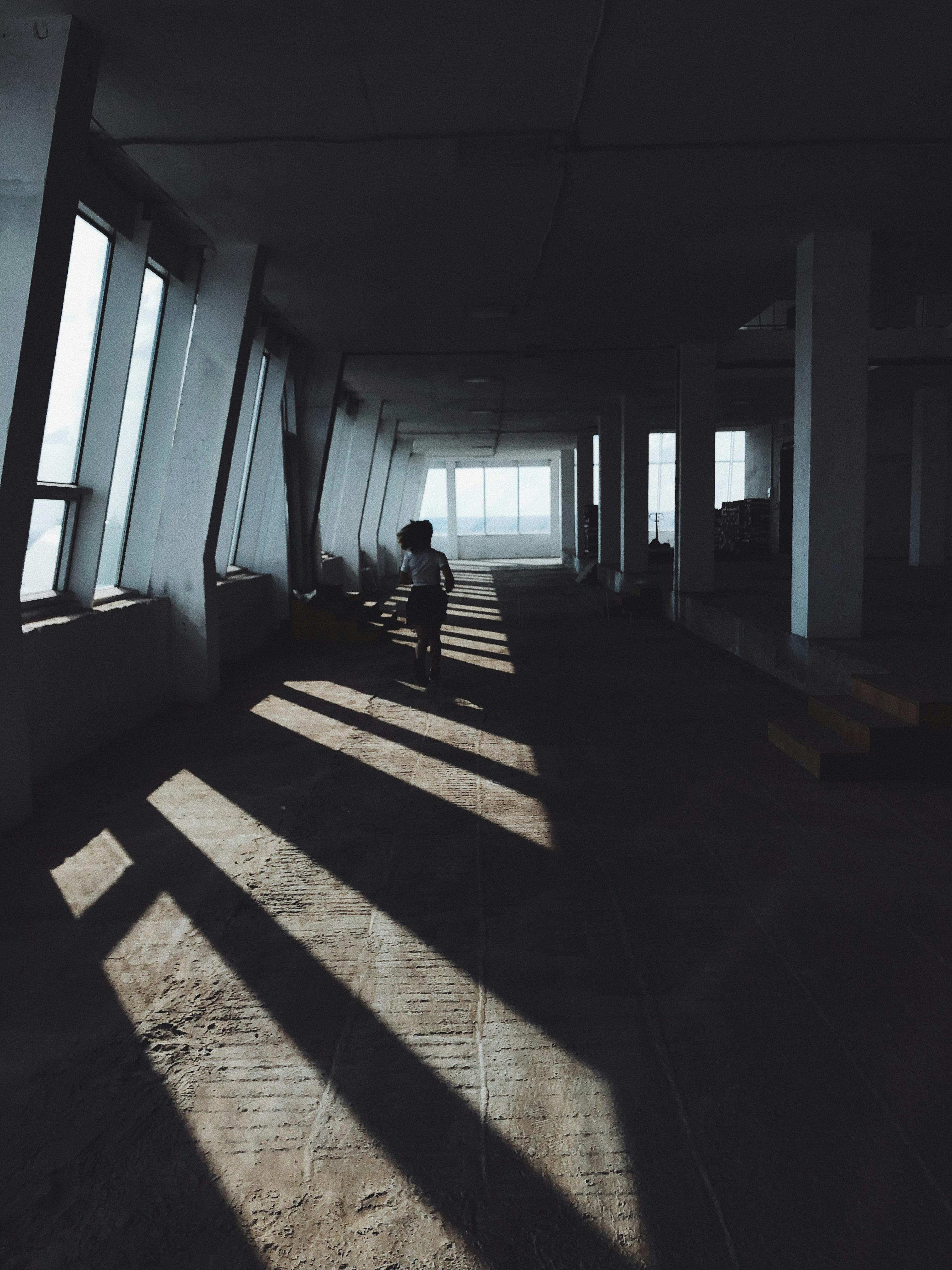 Woman running on a Maze · Free Stock Photo