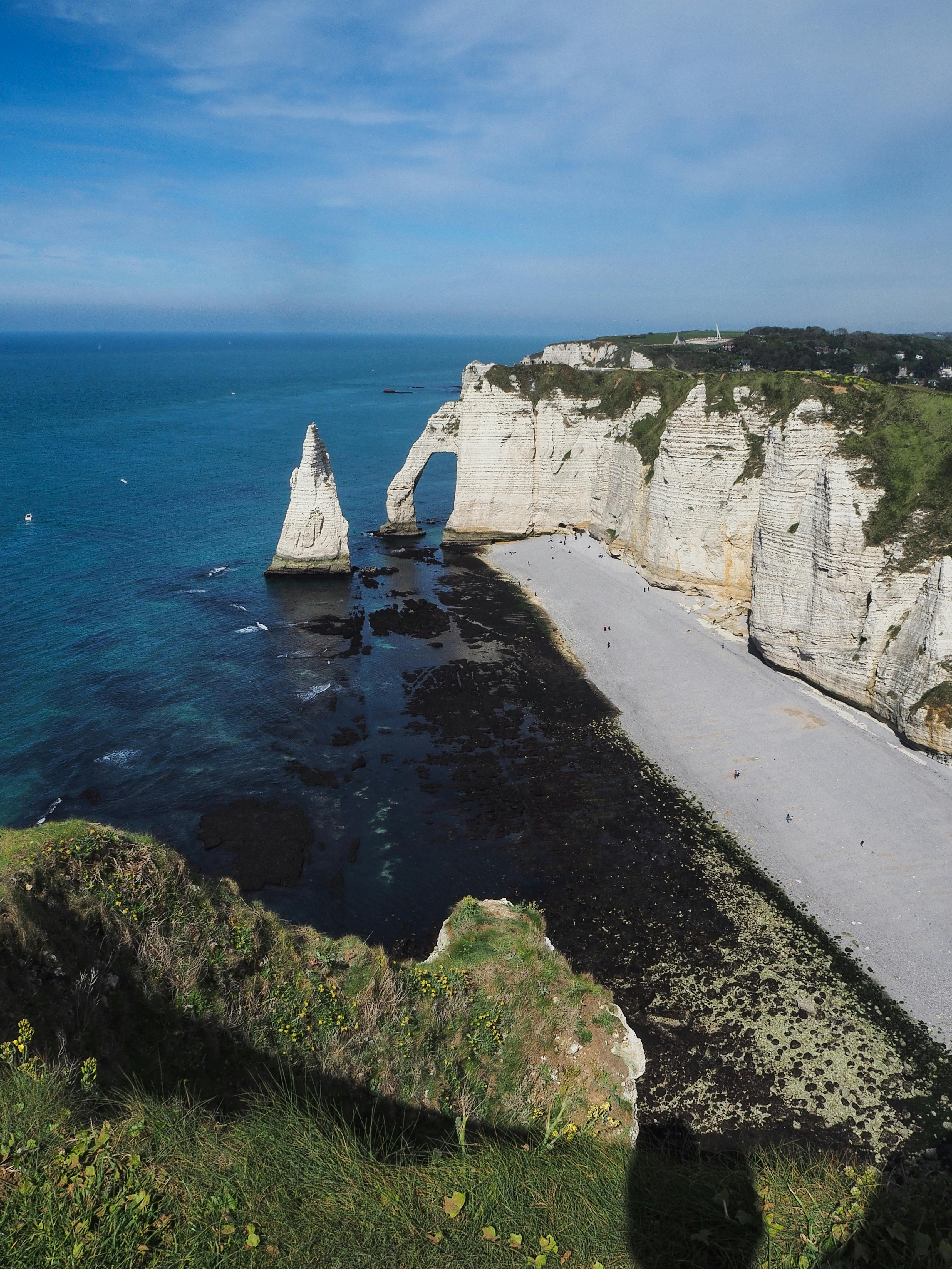 White Rock Formation on Sea Shore · Free Stock Photo