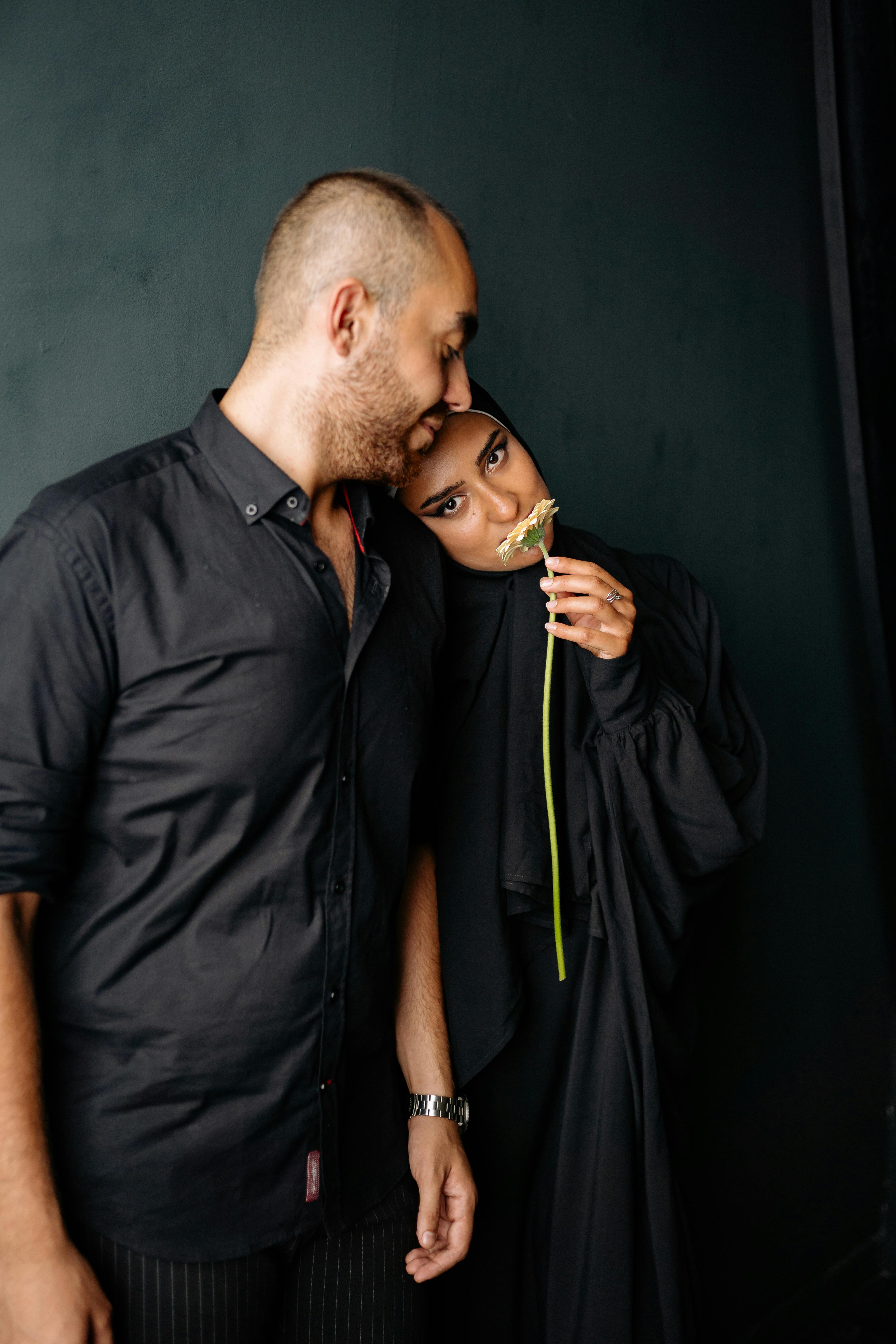 Muslim Romance Photos, Download The BEST Free Muslim Romance Stock ...