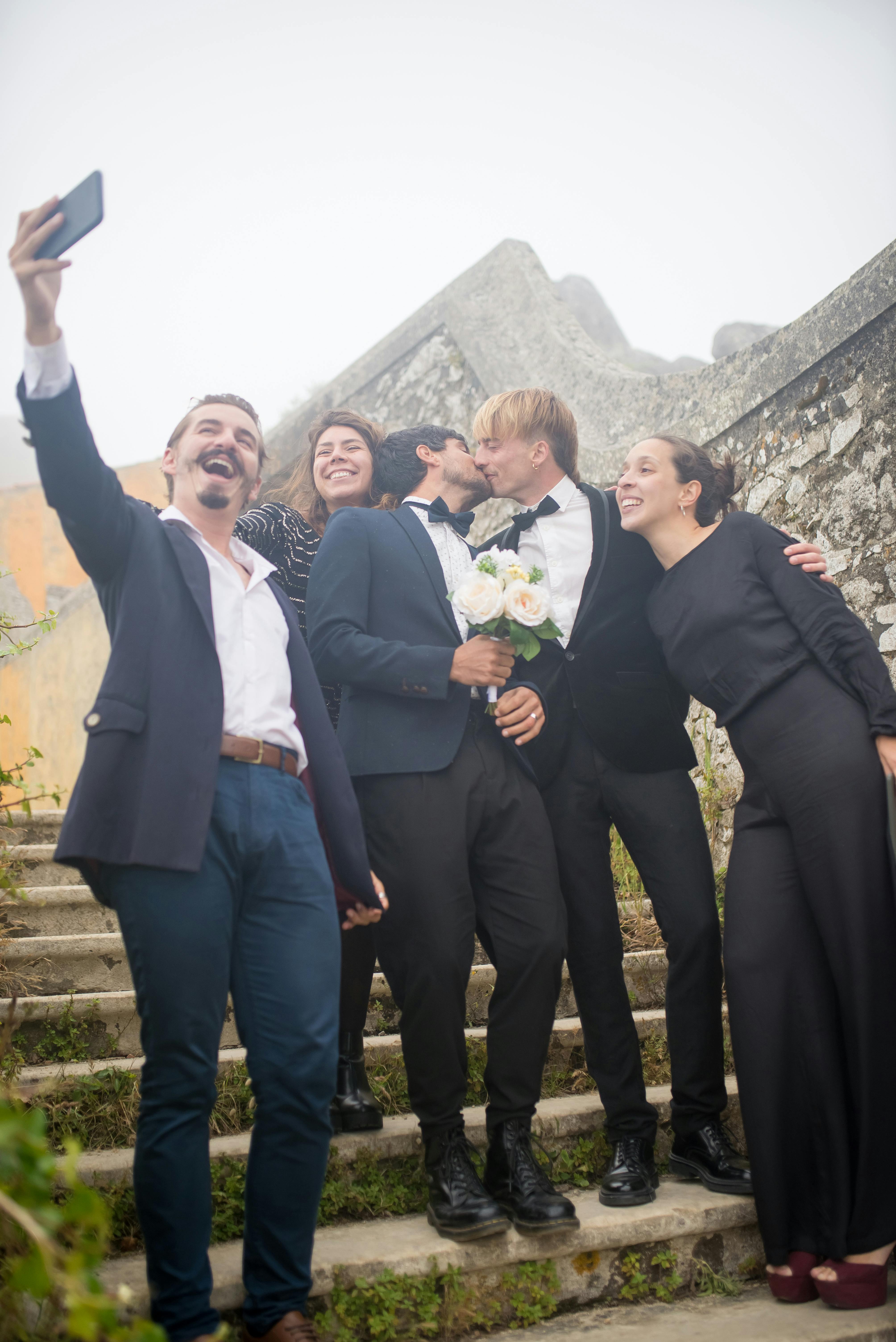 Laughing Guest Photos, Download The BEST Free Laughing Guest Stock ...