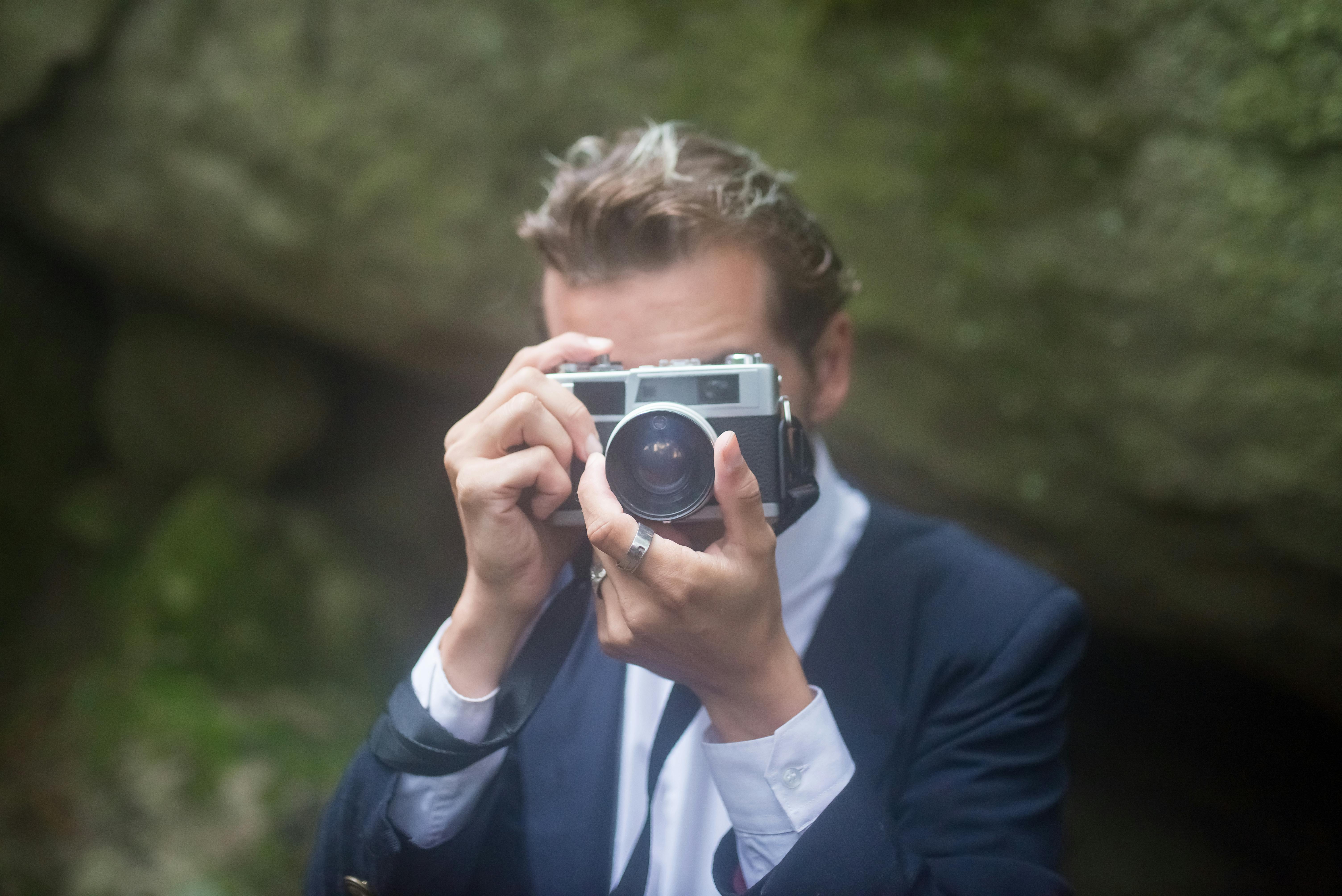 300,000+ Best Man With Camera Photos · 100% Free Download · Pexels ...