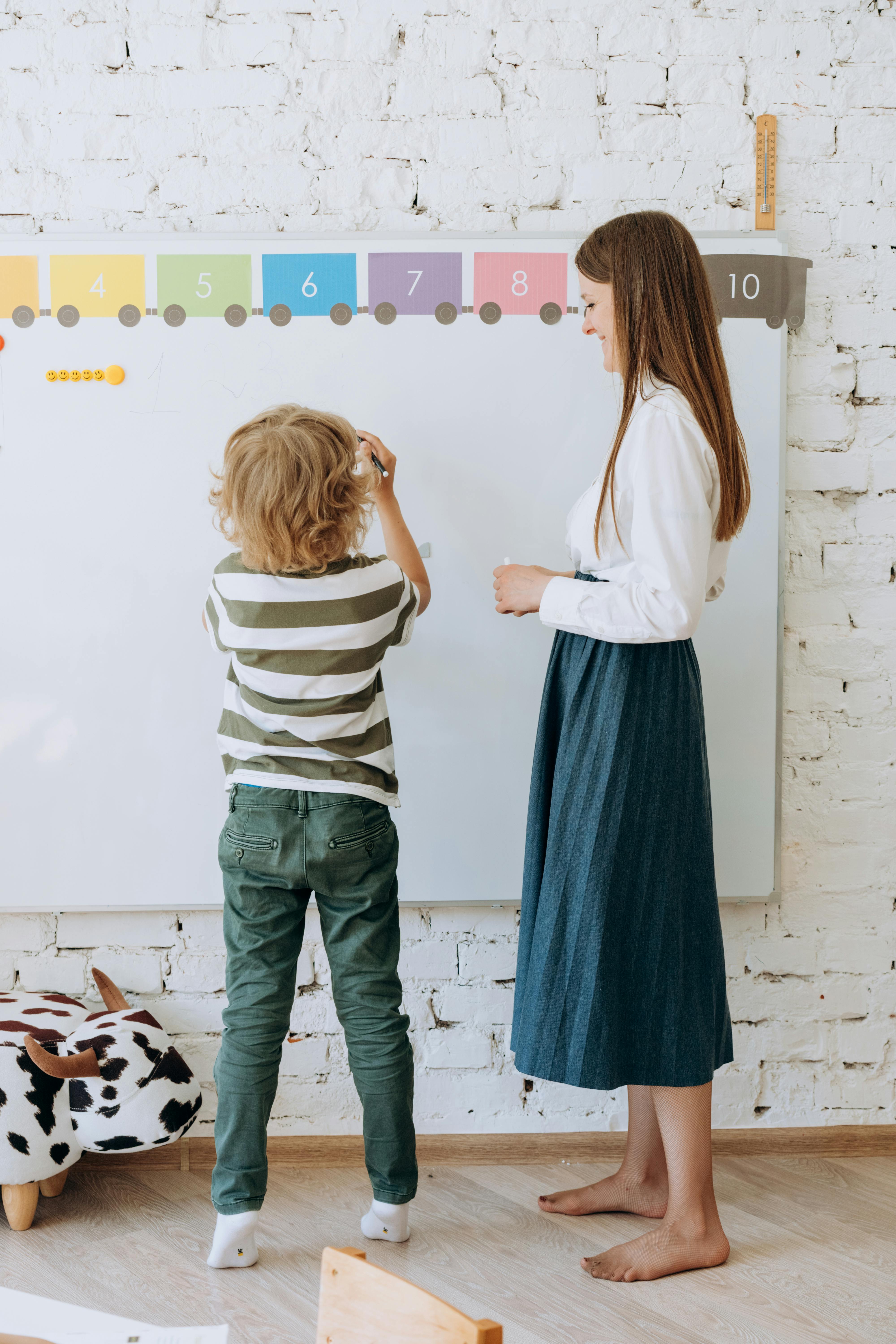 Standing Kid On The Board Photos, Download The BEST Free Standing Kid ...