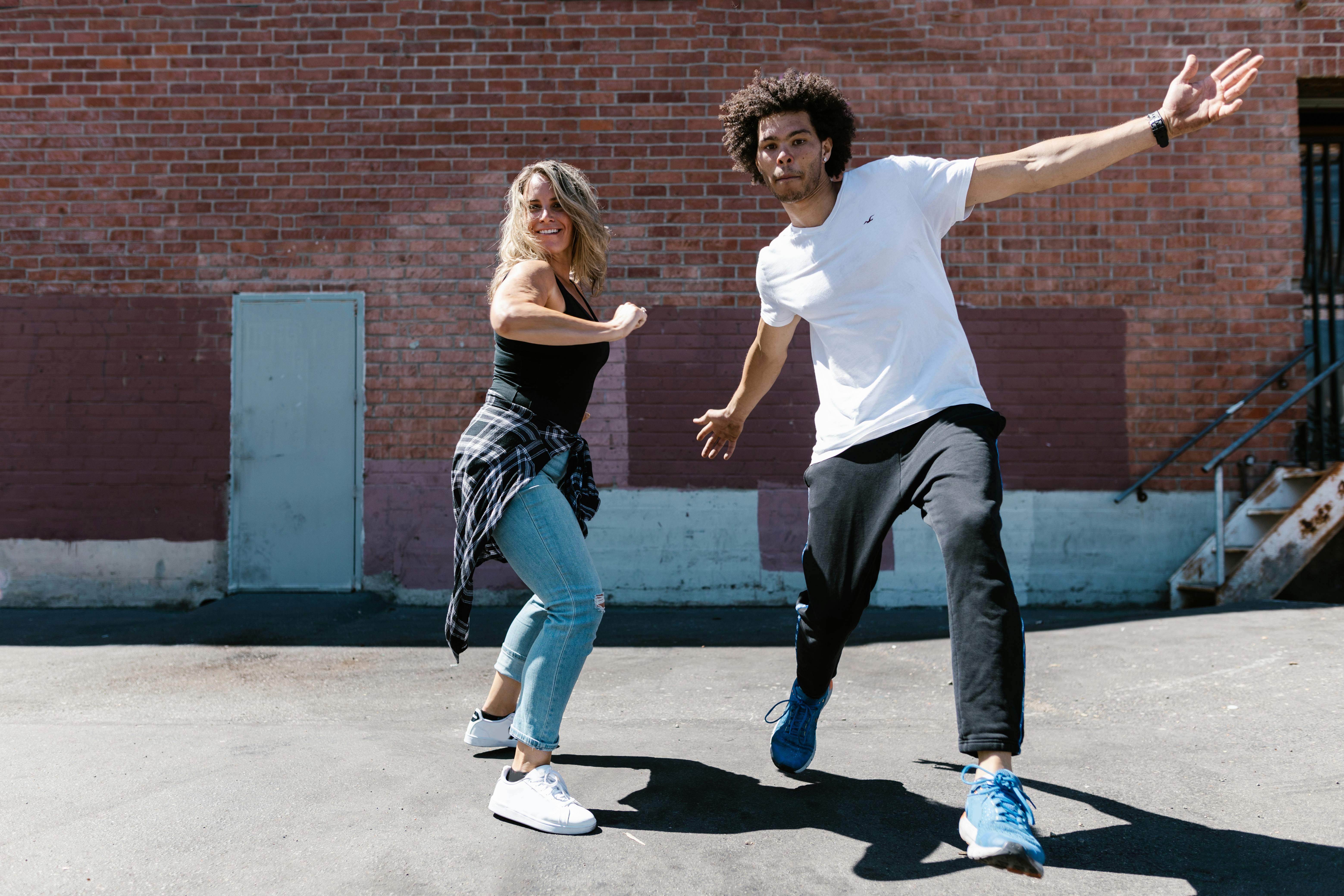 10,000+ Best Pole Dancing Photos · 100% Free Download · Pexels Stock Photos