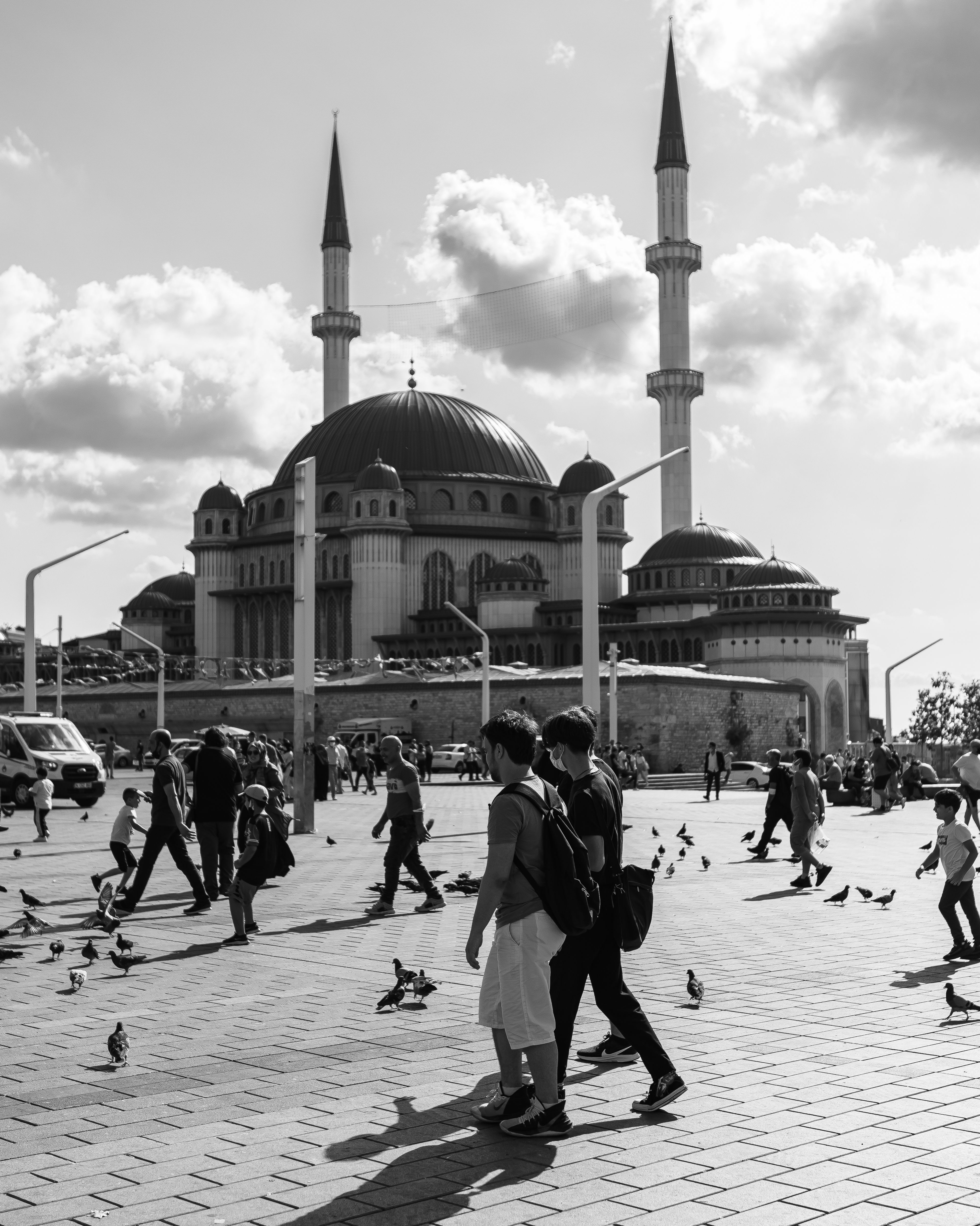Mosque in Black and White · Free Stock Photo