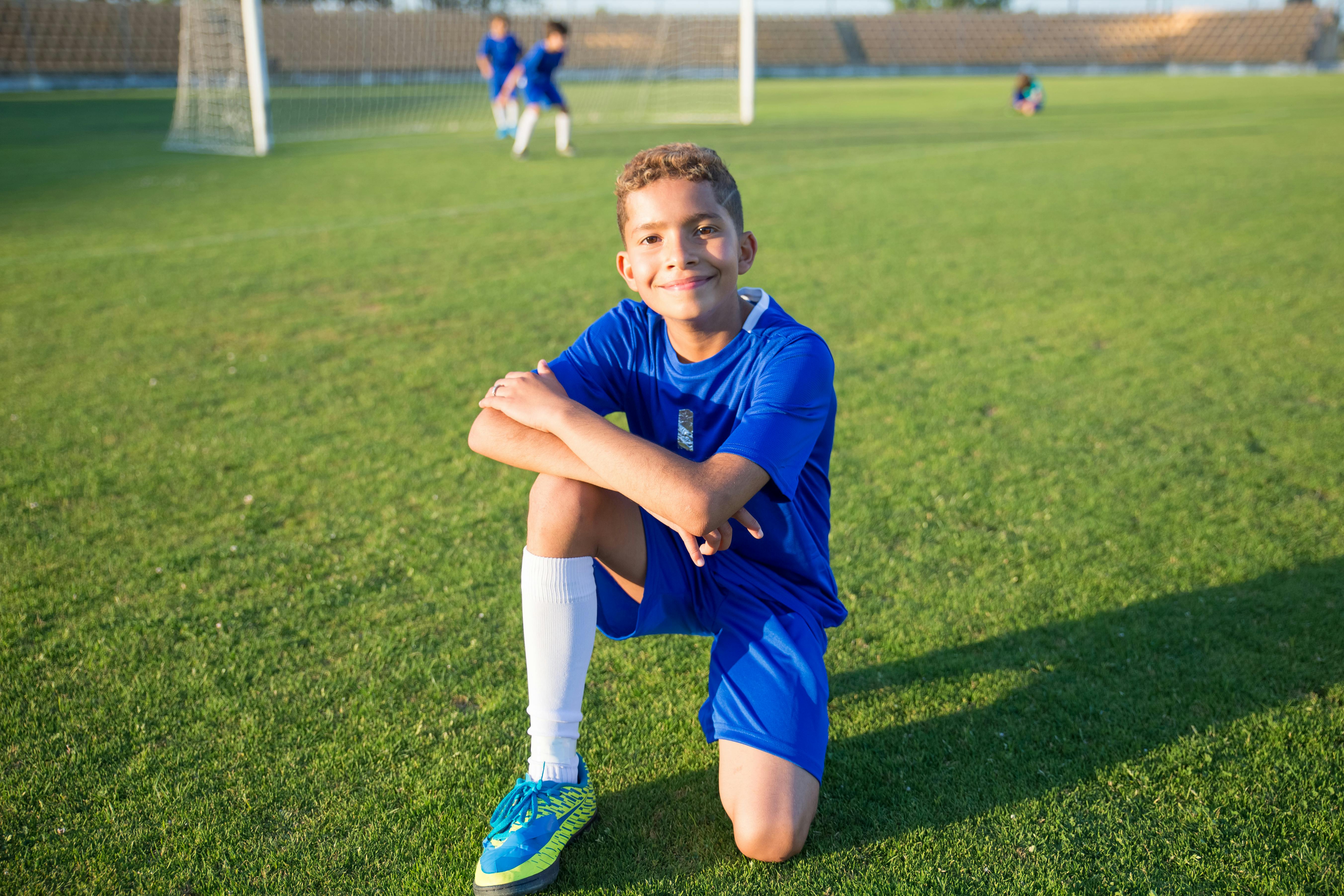 Child Kneeling Photos, Download The BEST Free Child Kneeling Stock ...