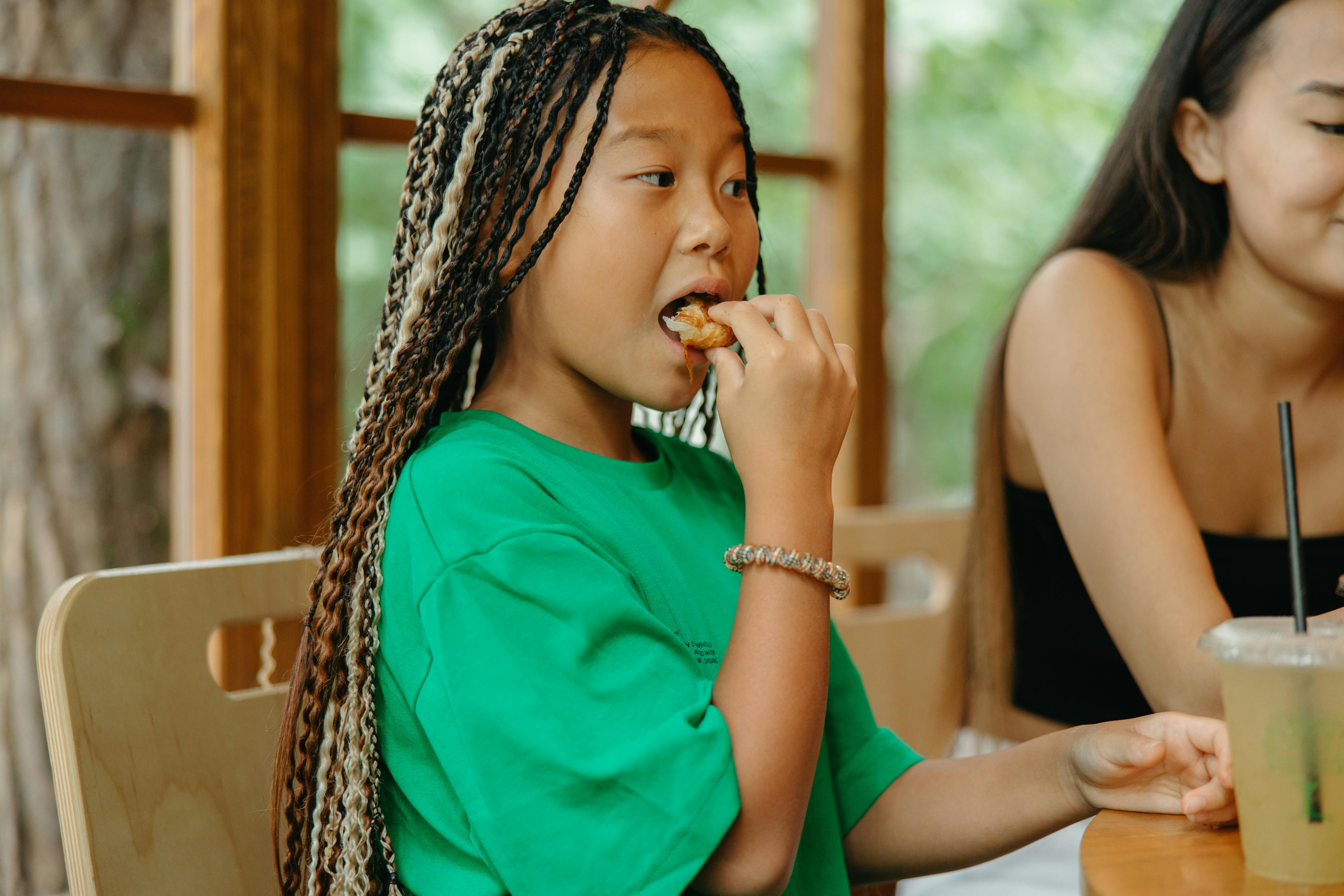 Child Chewing Food Photos, Download The BEST Free Child Chewing Food ...