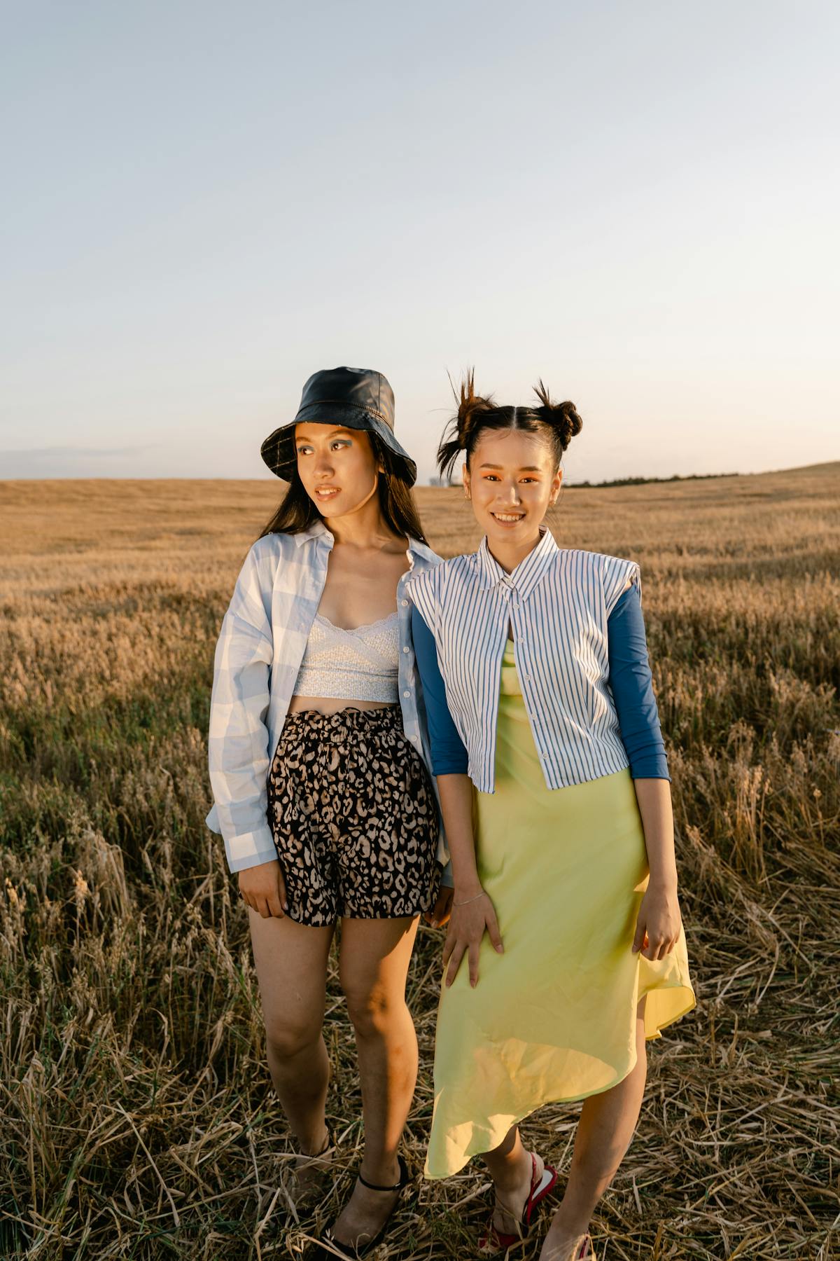 Two Friends Photos, Download The BEST Free Two Friends Stock Photos ...