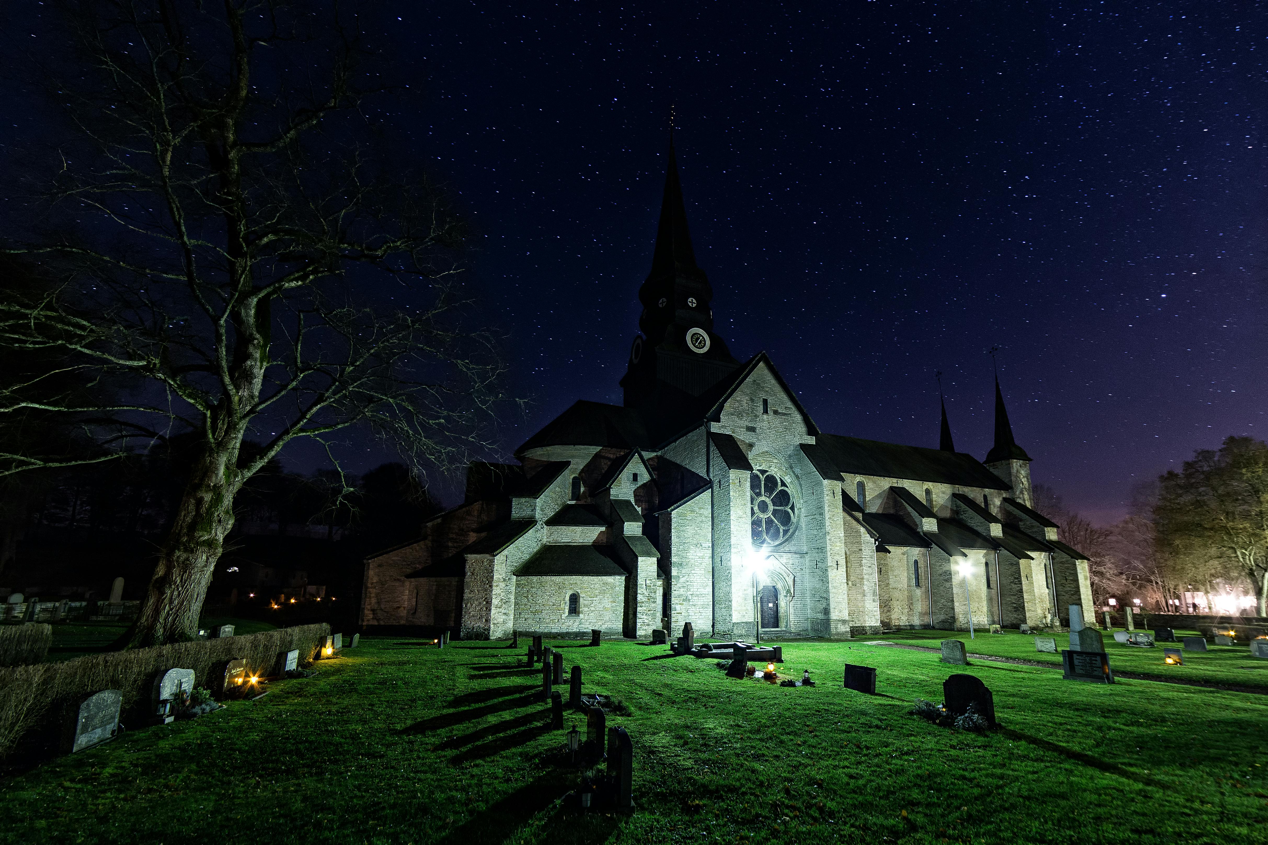 30+ Amazing Graveyard Photos · Pexels · Free Stock Photos