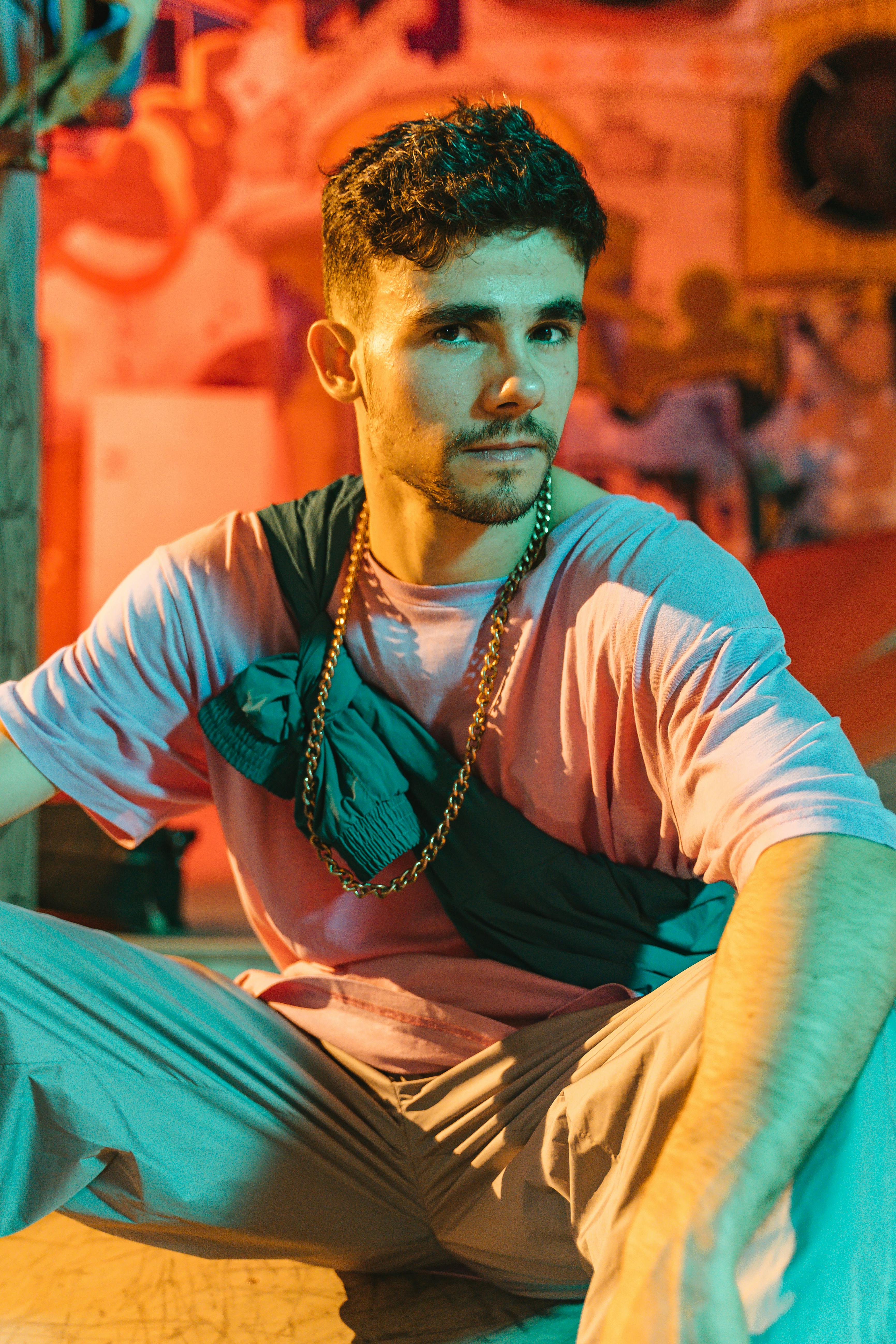 Man Wearing Chain Photos, Download The BEST Free Man Wearing Chain ...